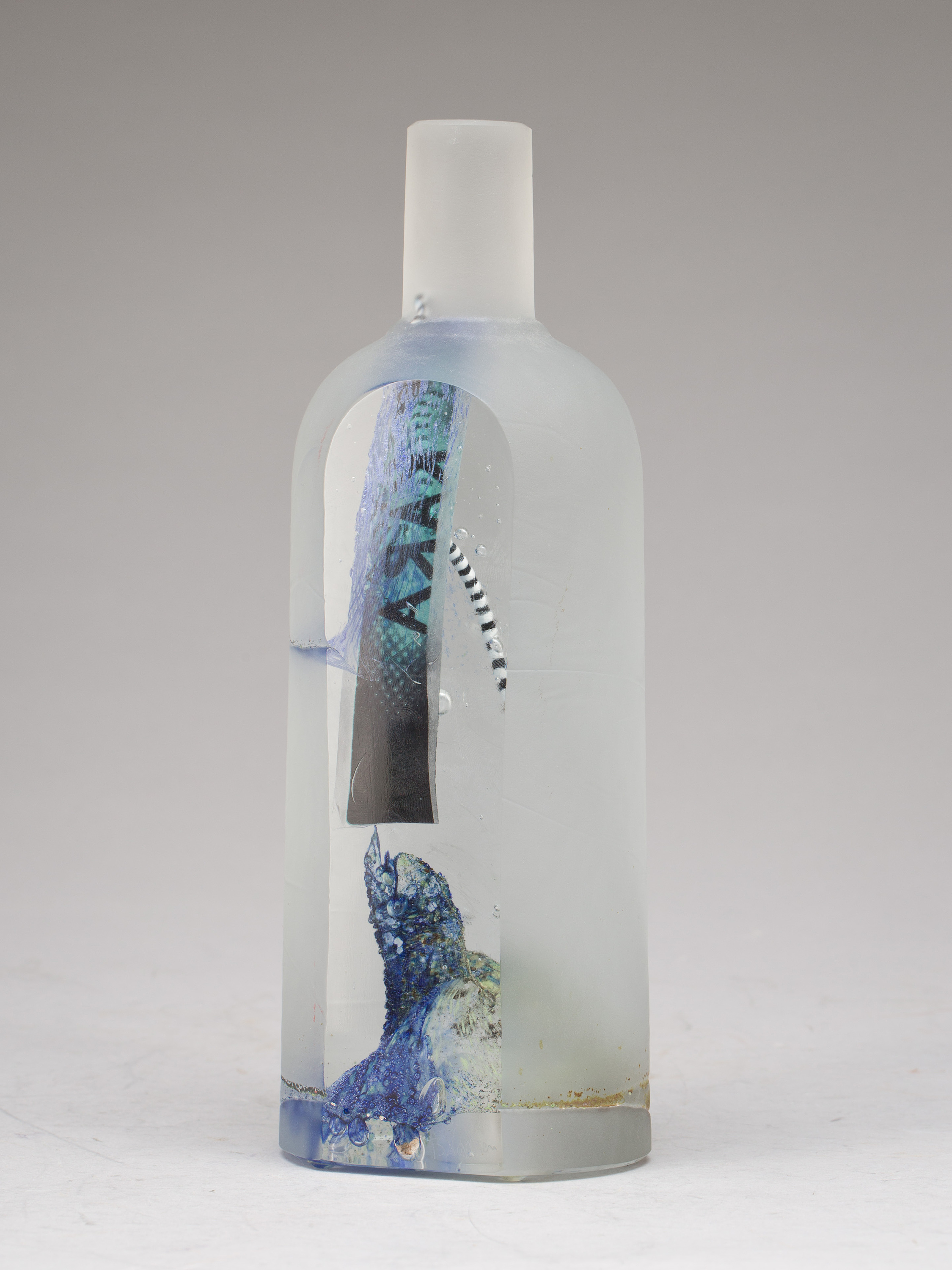 FLASKA, glas, Bertil Vallien, Kosta Boda. - Bukowskis