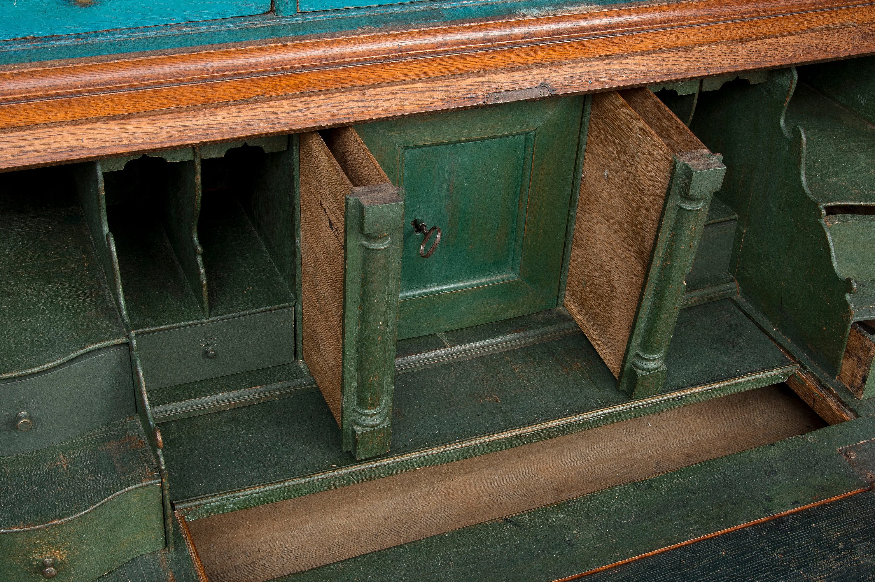 A WRITING CUPBOARD. - Bukowskis