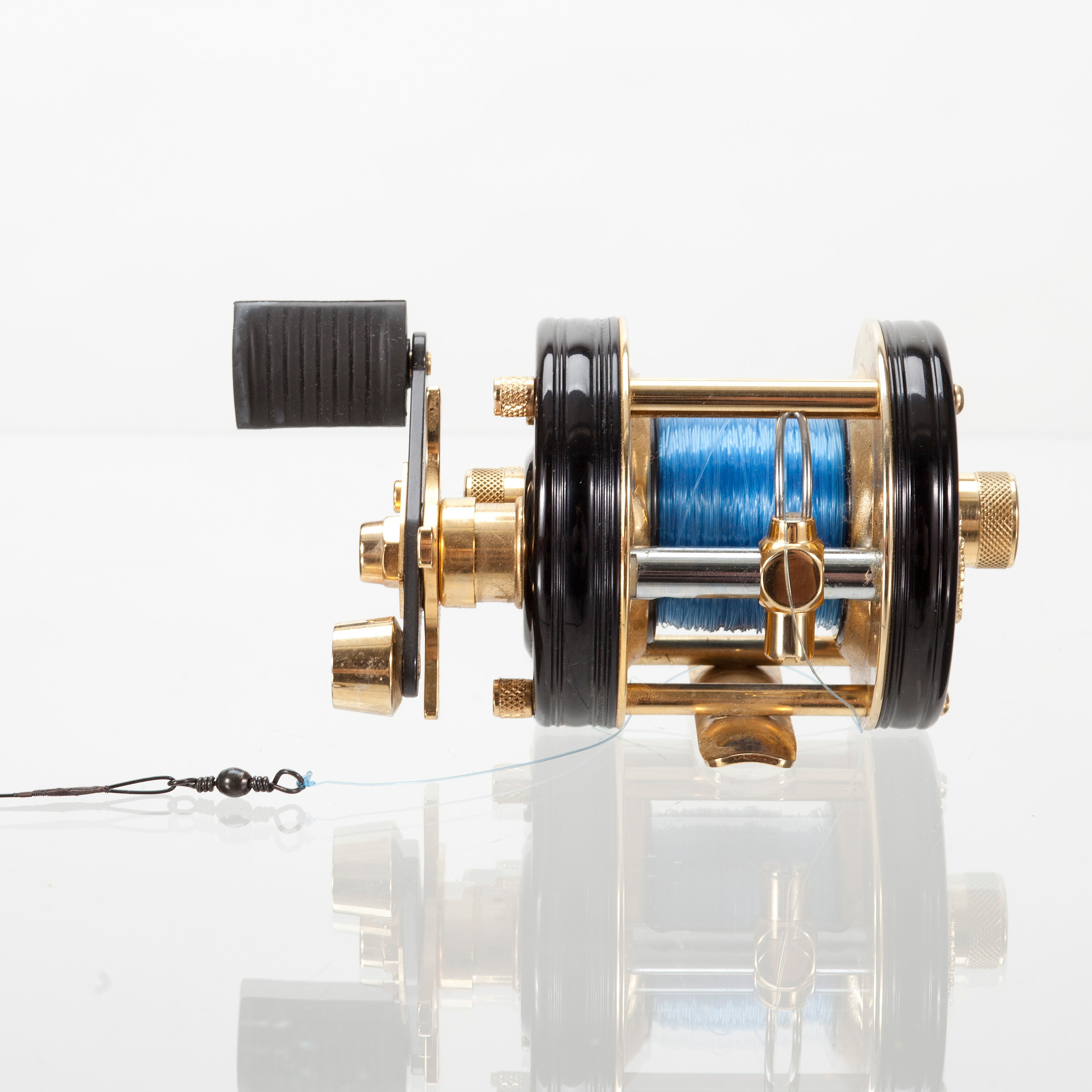 FISKERULLE, förgylld, ABU, Ambassadeur 5000 C De Luxe. 1900-talets slut. - Bukowskis