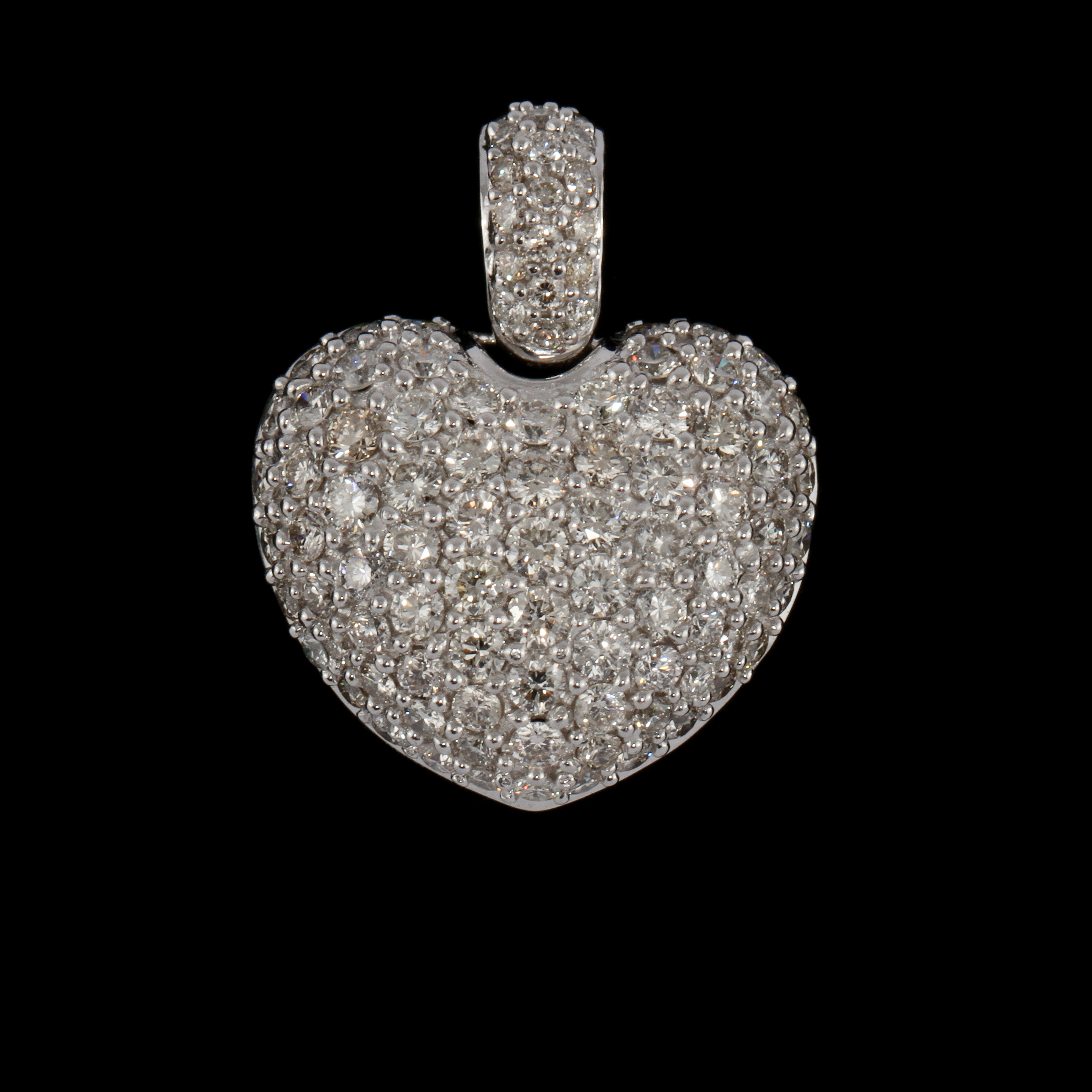HÄNGE, 18k vitguld med 100 briljantslipade diamanter, totalt 1.73 ct ...
