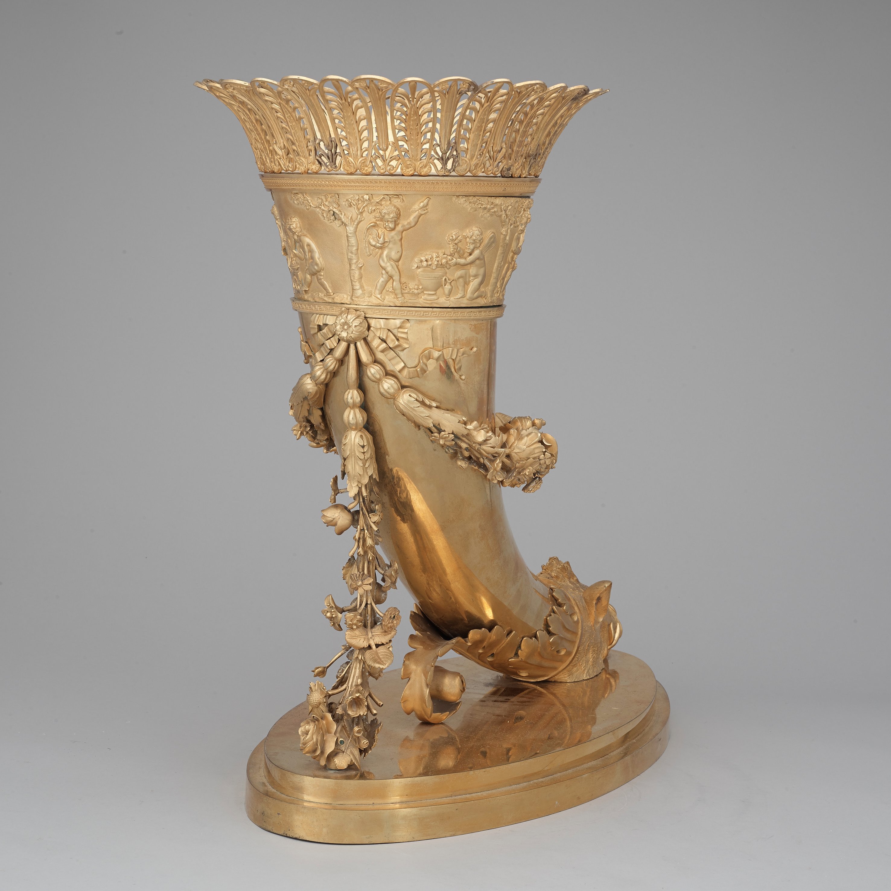 A RARE AND LARGE RHYTON VASE. French Empire, early 19th century ...