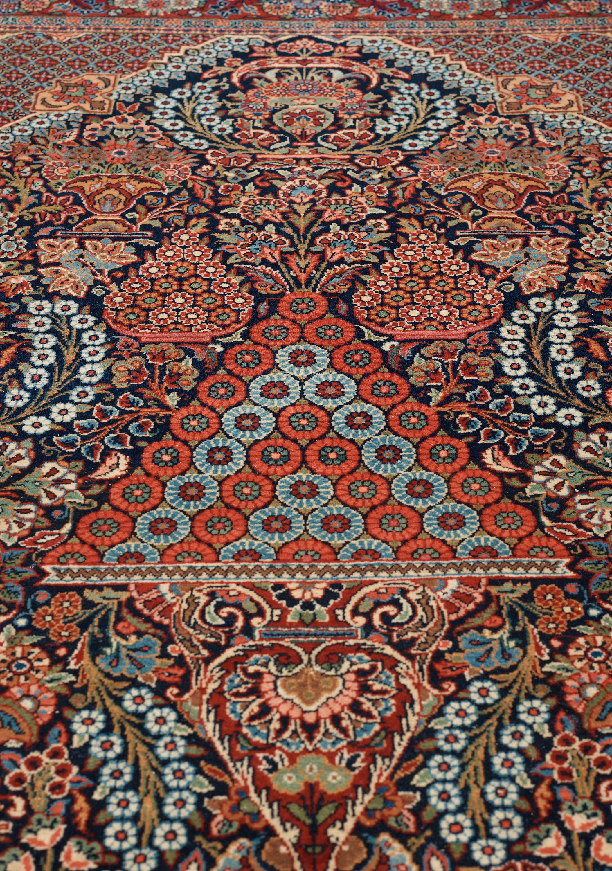 SEMI-ANTIQUE KASHAN. 224 x 134,5 cm. - Bukowskis
