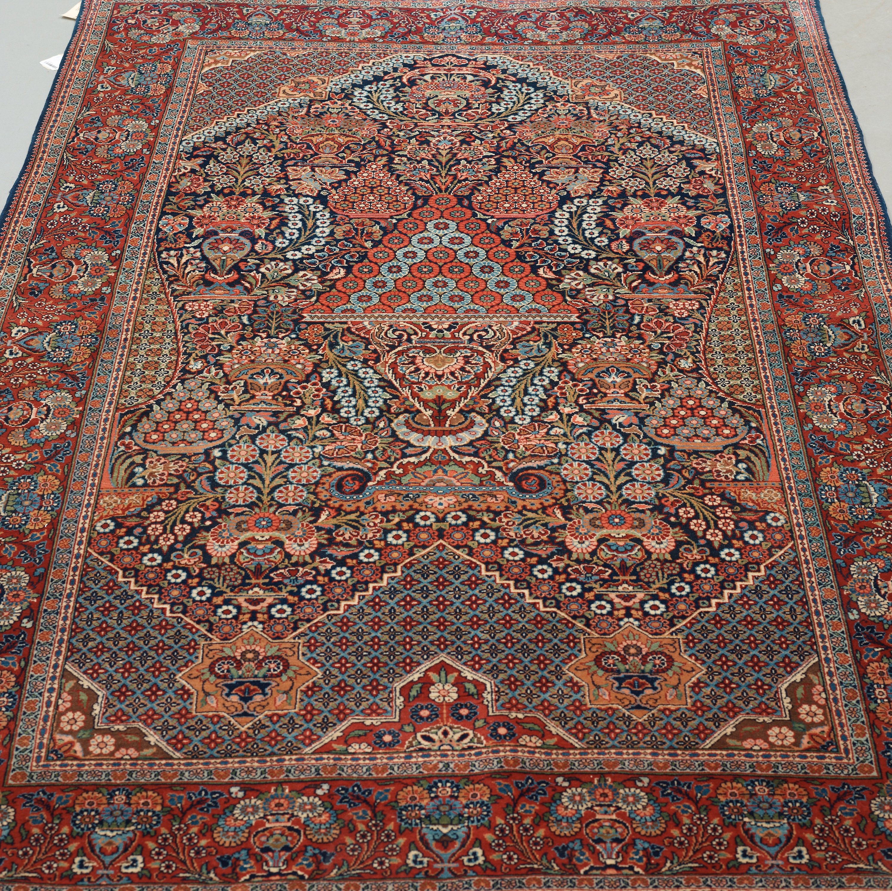 SEMI-ANTIQUE KASHAN. 224 x 134,5 cm. - Bukowskis