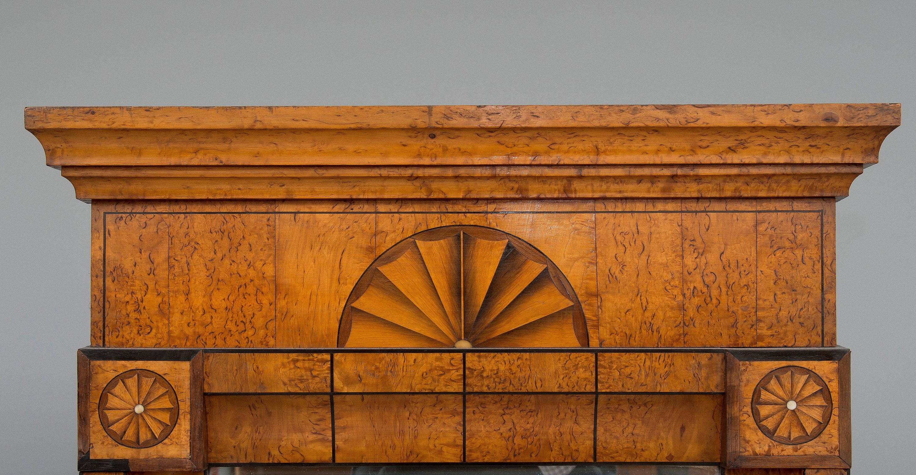 A RUSSIAN MIRROR. - Bukowskis