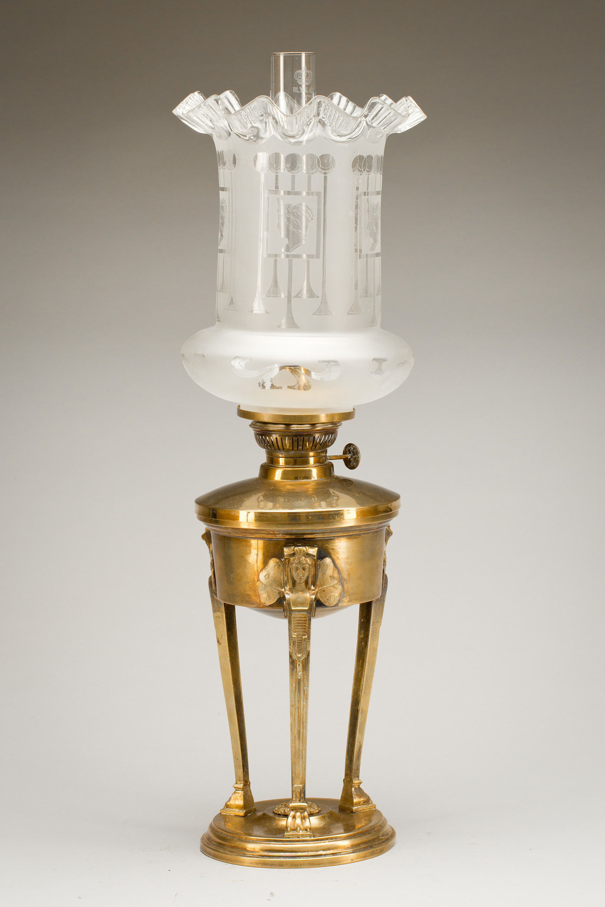 FOTOGENLAMPA, mässing, 1900-talets första hälft. - Bukowskis