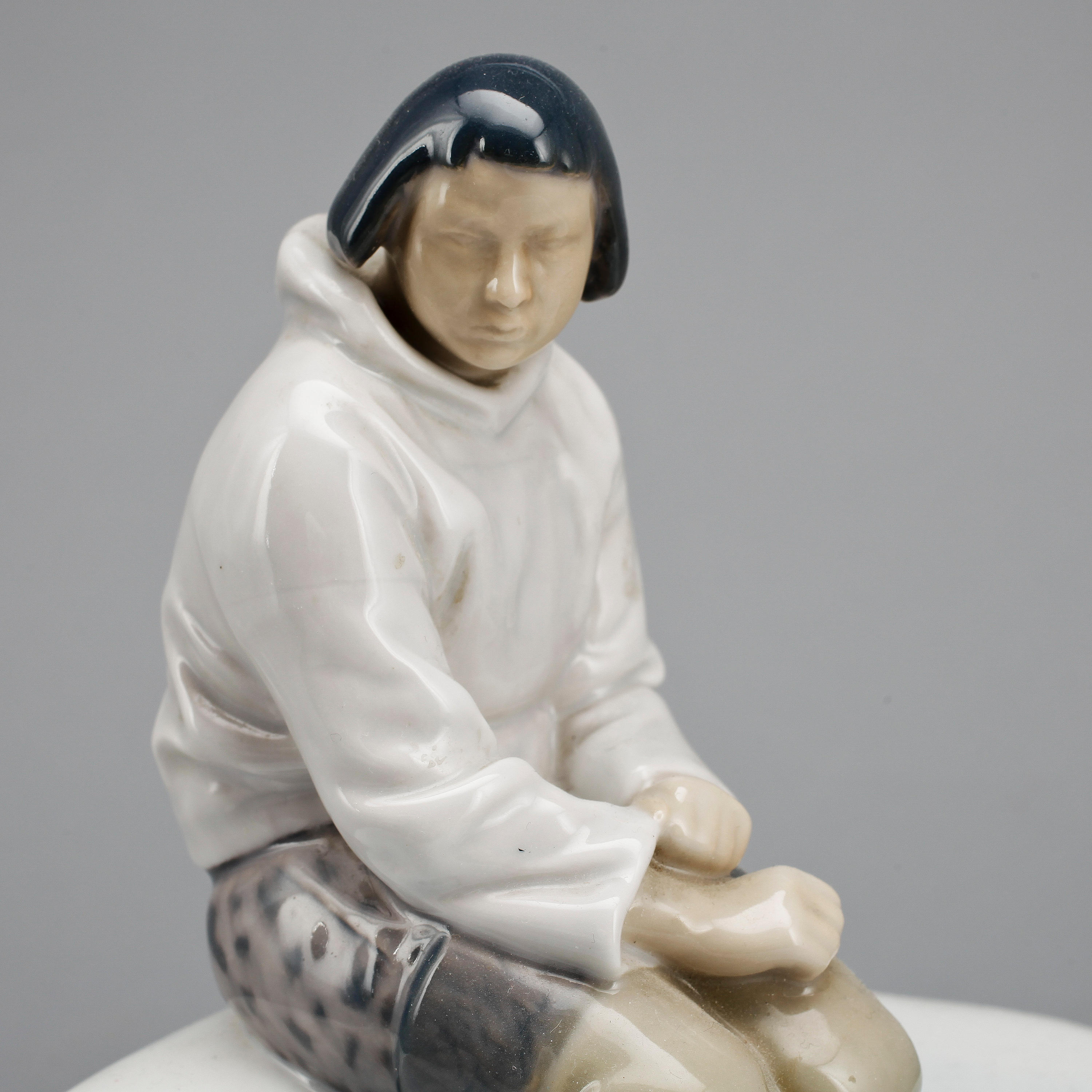 AXEL LOCHER, fat, porslin. Bing & Gröndal, Danmark, 1900-tal. - Bukowskis