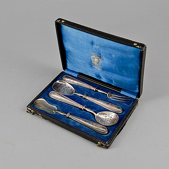 UPPLÄGGNINGSBESTICK, 4 delar, silver, Philippe Berthier, Paris, verksam ...