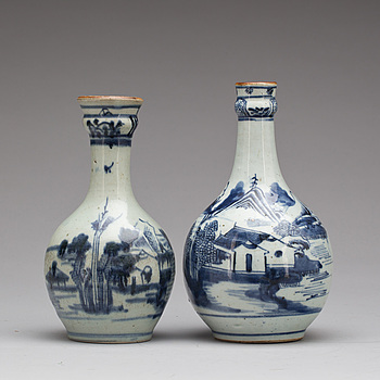 FLASKOR, 2 st, porslin, Kina, 1800-tal. - Bukowskis