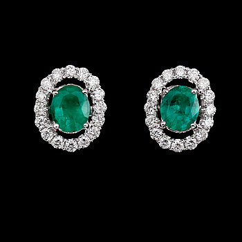 ÖRHÄNGEN, 1 par, 18 k vitguld, briljantslipade diamanter tot 0.55 ct ...