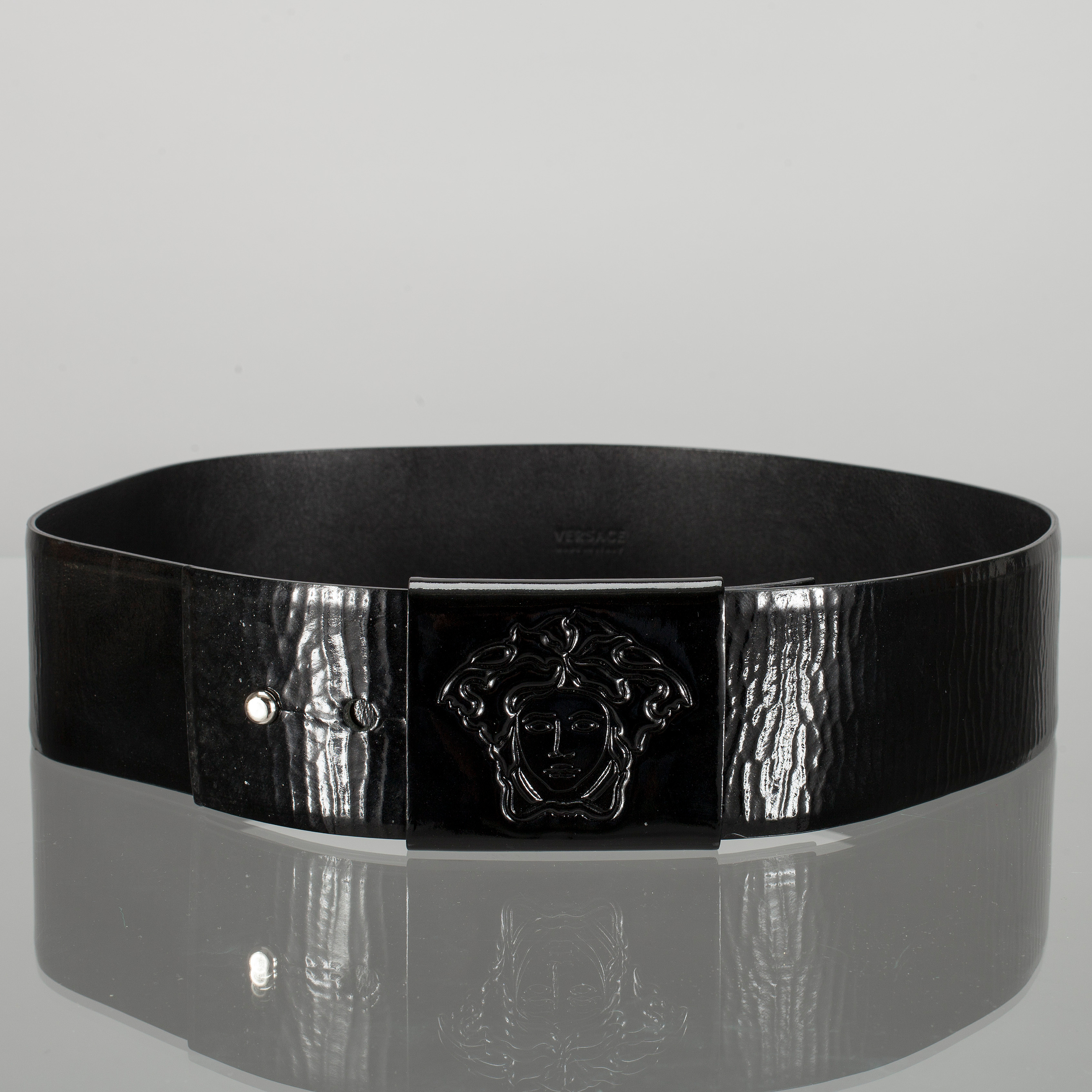 BÄLTE, Versace. - Bukowskis