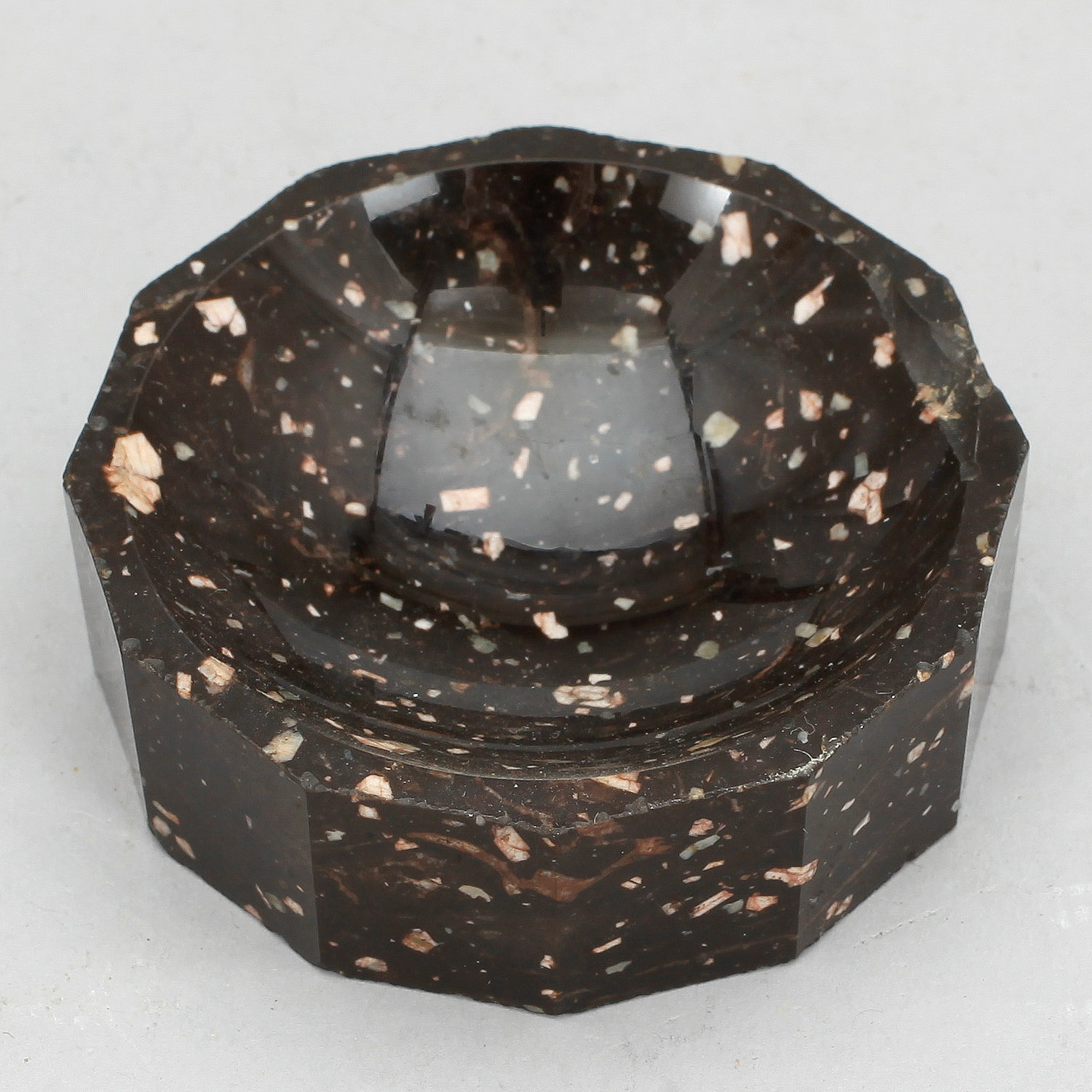 SALTKAR, porfyr, 1800-tal. - Bukowskis