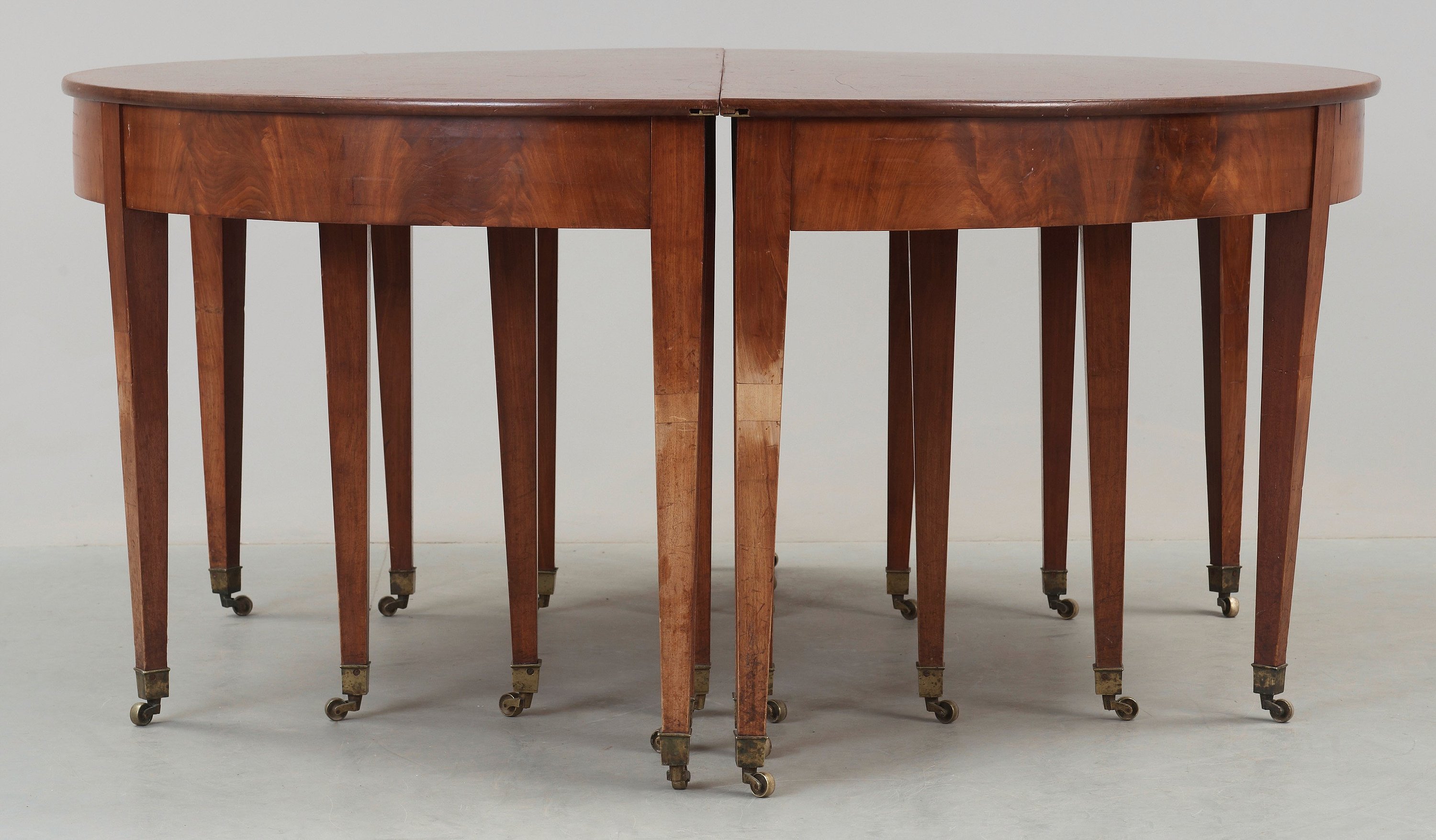 An English 19th century dinner table. - Bukowskis