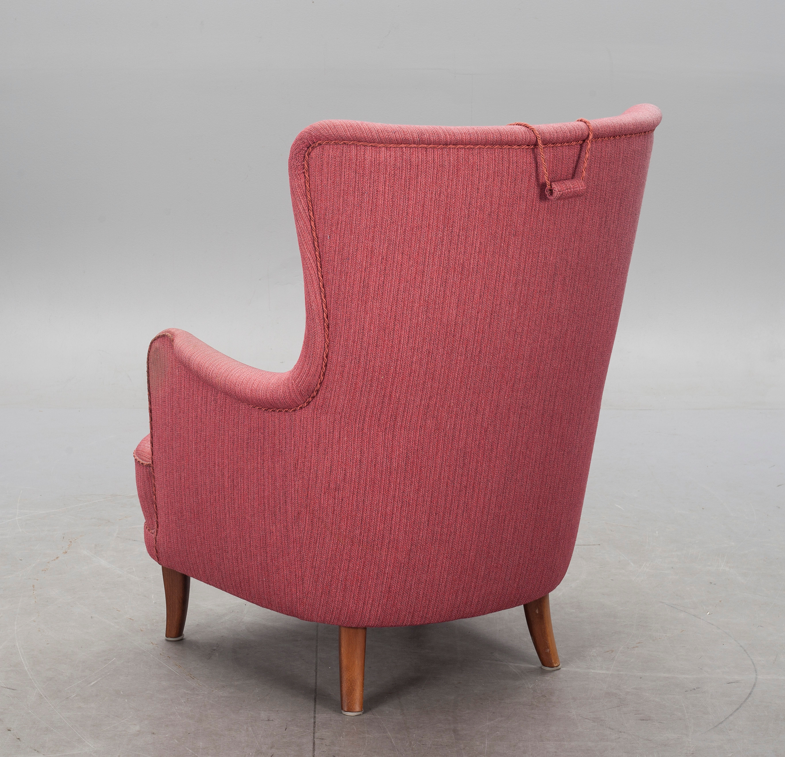 FÅTÖLJ. "Patronen", design Carl Malmsten. - Bukowskis