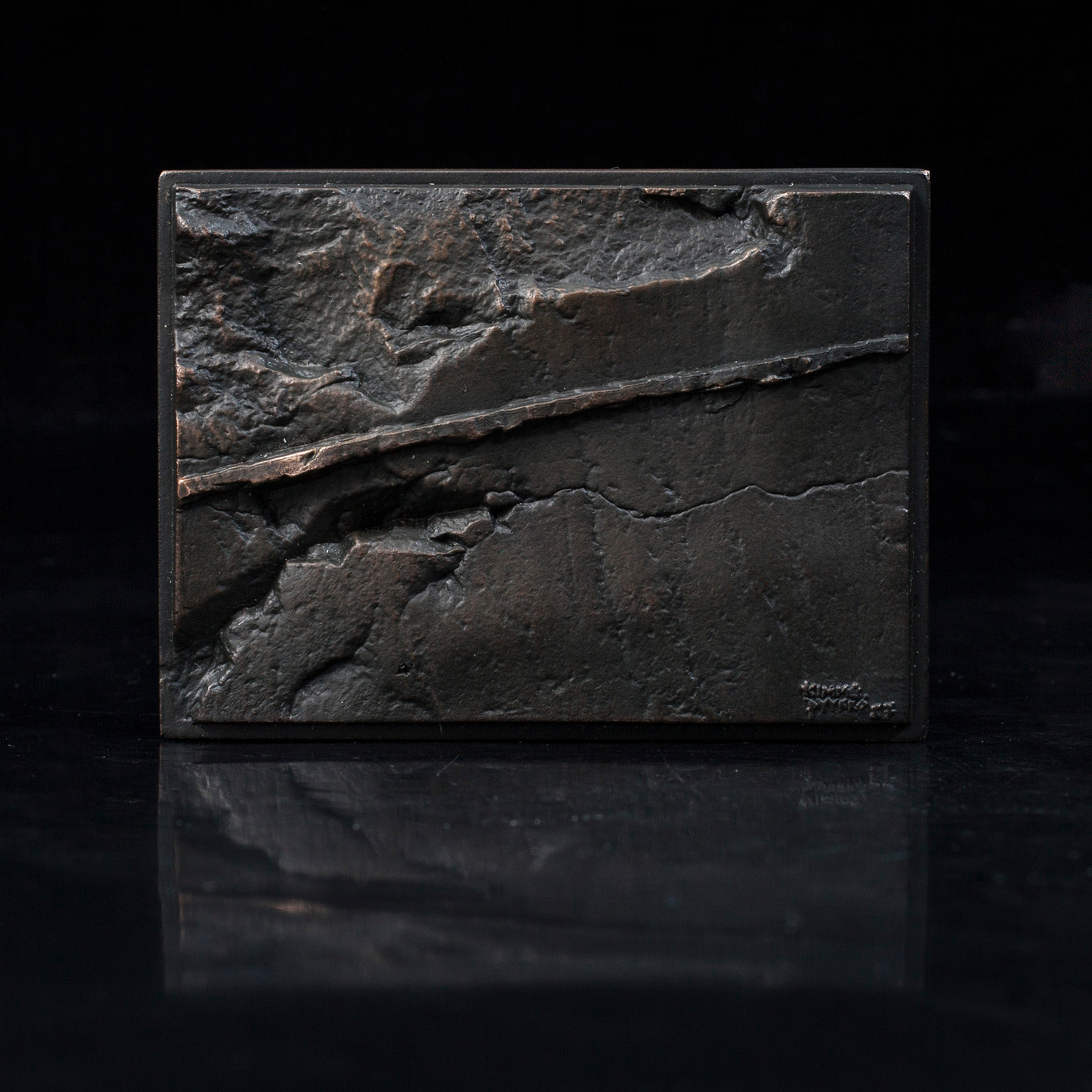 RELIEF, brons, Kimmo Pyykkö, signerad a tergo 1988 samt stämplad 1325 ...