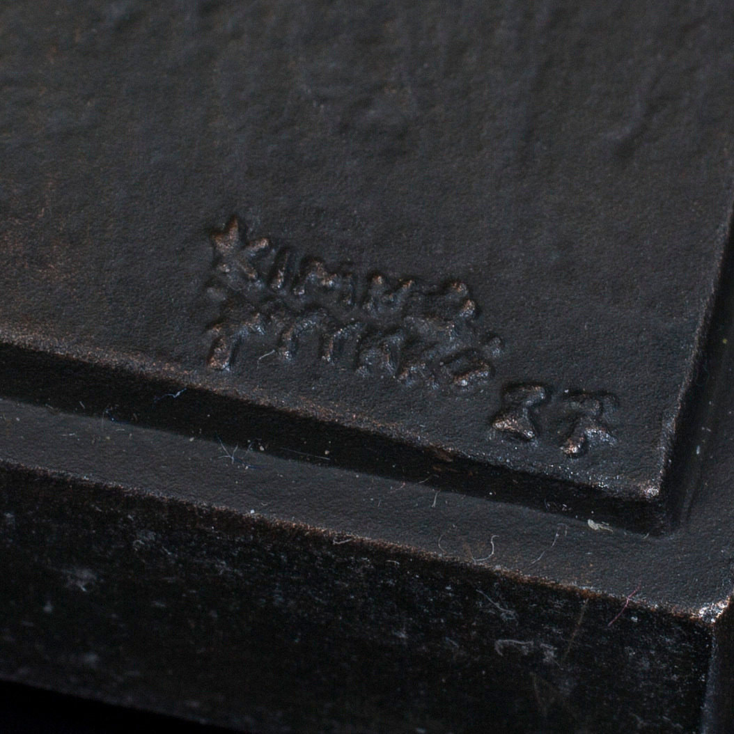 RELIEF, brons, Kimmo Pyykkö, signerad a tergo 1988 samt stämplad 1325 ...