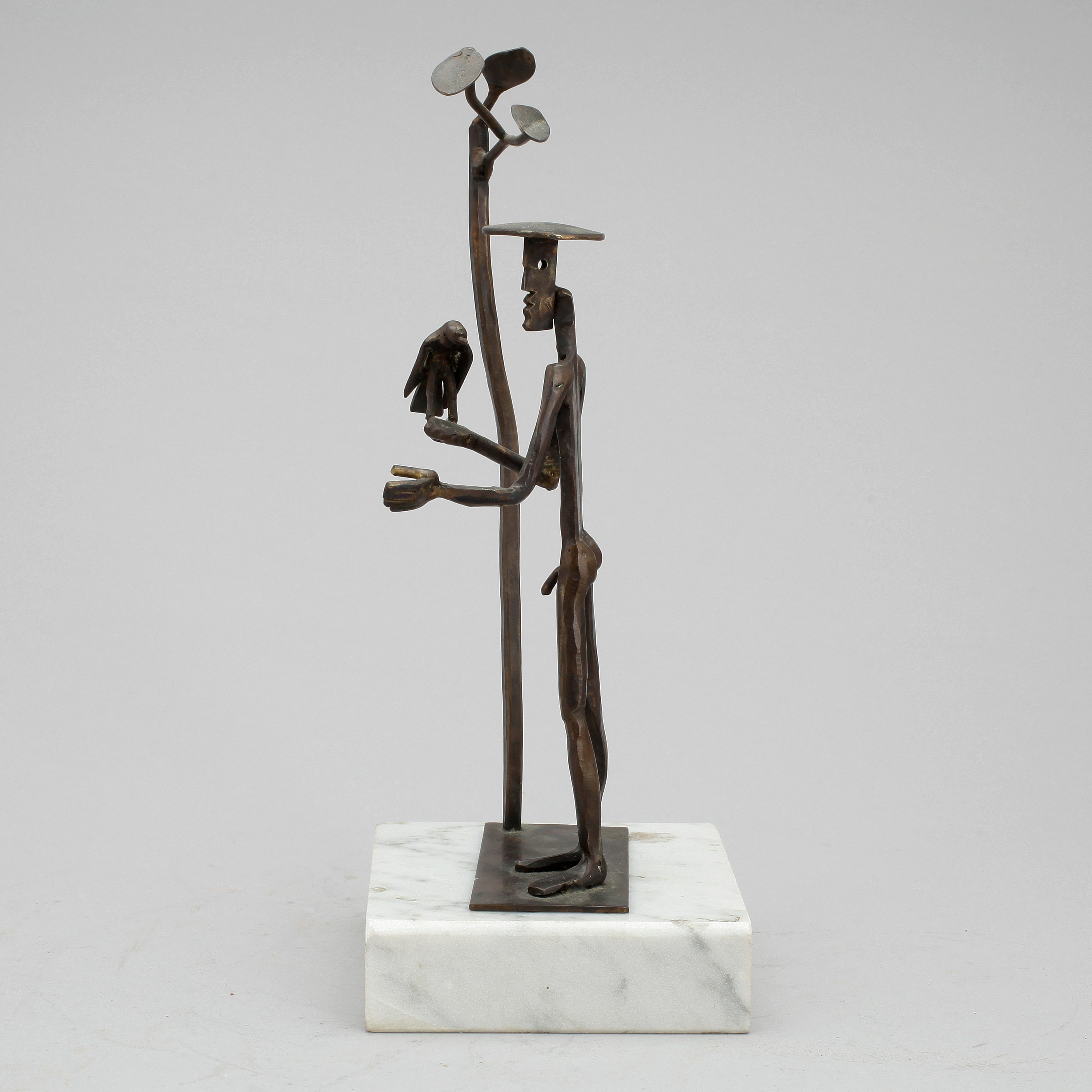 MICHAEL PIPER, skulptur, patinerad metall, monogramsignerad. - Bukowskis