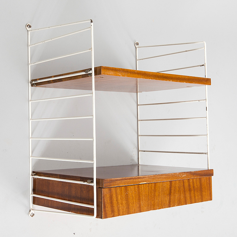 STRINGHYLLA, 1950/60-tal. Formgiven av Nisse Strinning för String ...