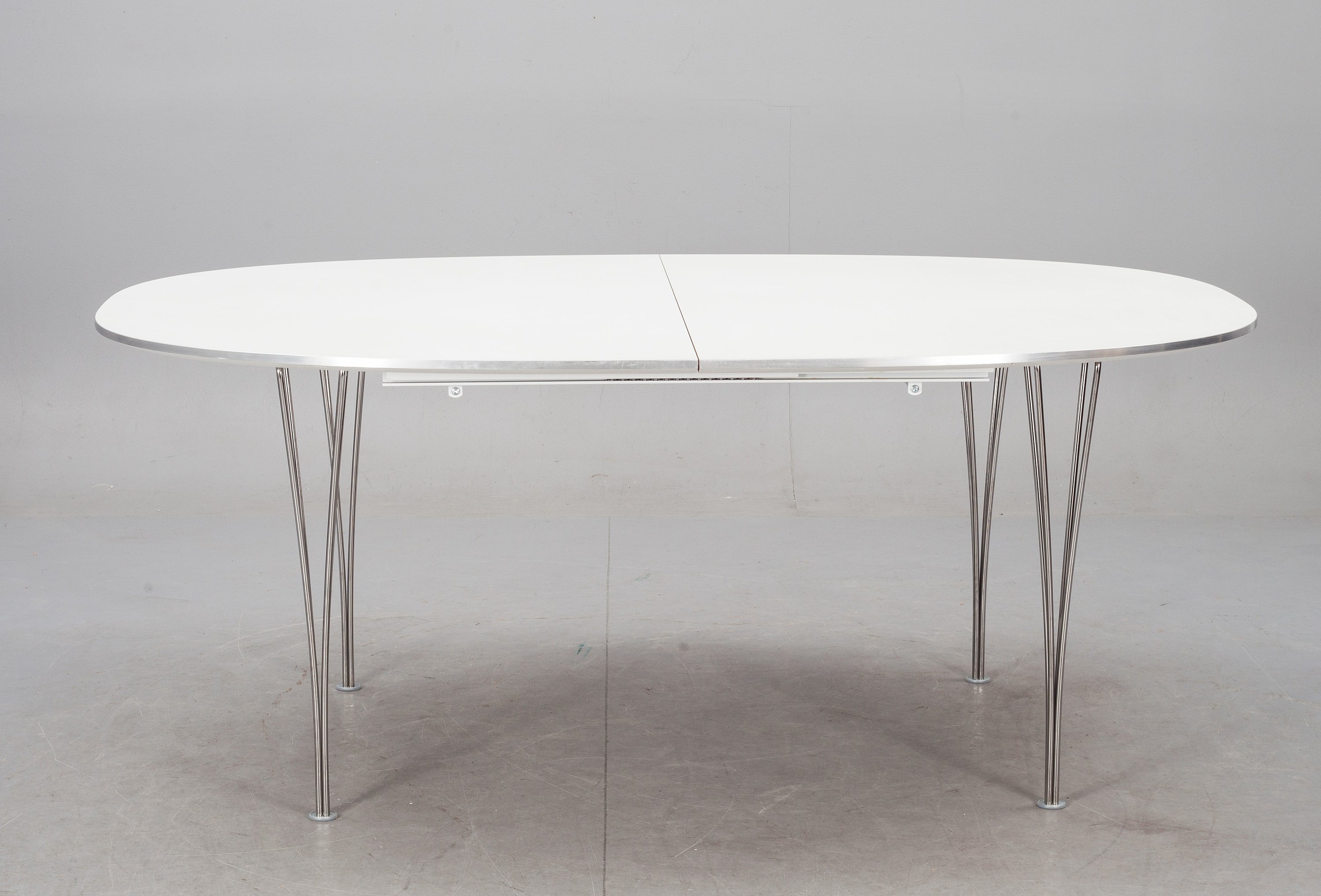 BORD, "Superellips", Bruno Mathsson, Piet Hein, Fritz Hansen. - Bukowskis