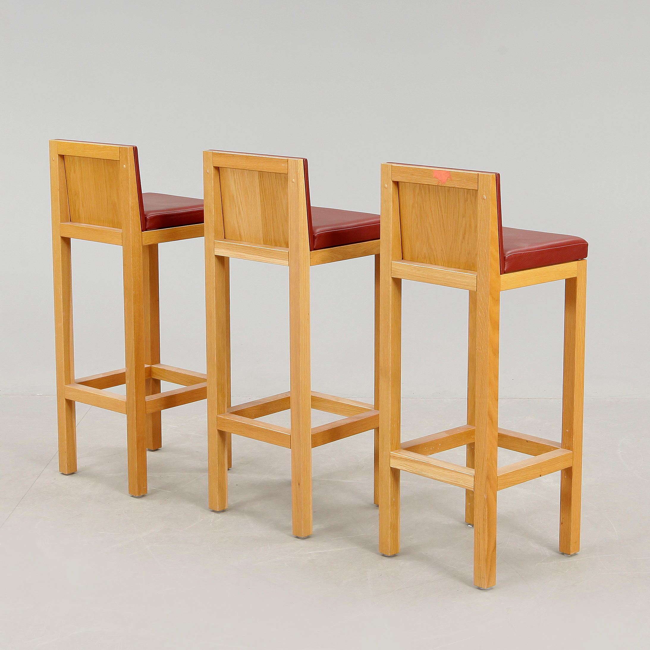 BARDISK med 3 STOLAR, Gemla, 1900-/ 2000- tal. - Bukowskis