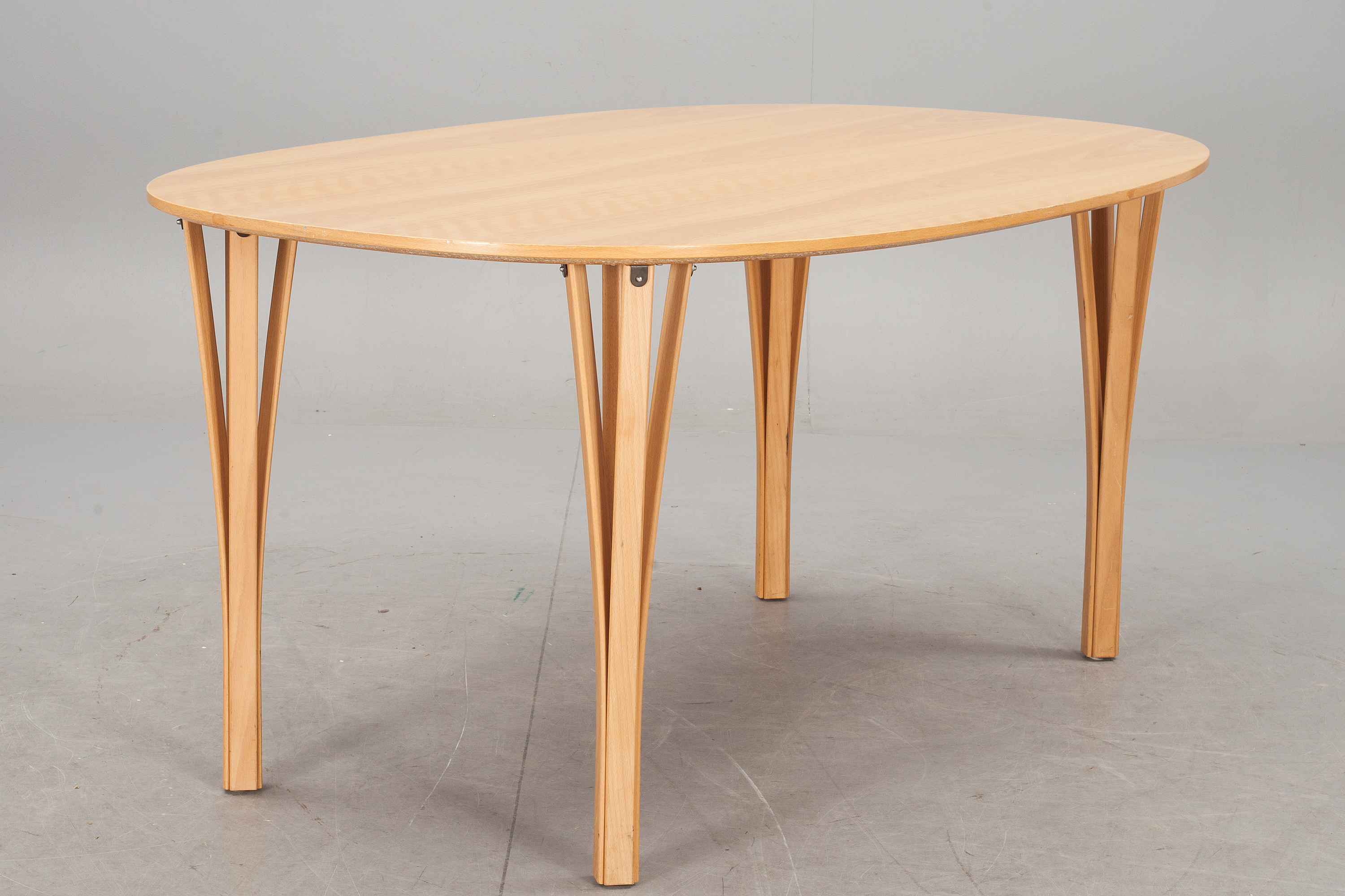 BORD, Bruno Mathsson, Piet Hein, Fritz Hansen, 1983. - Bukowskis