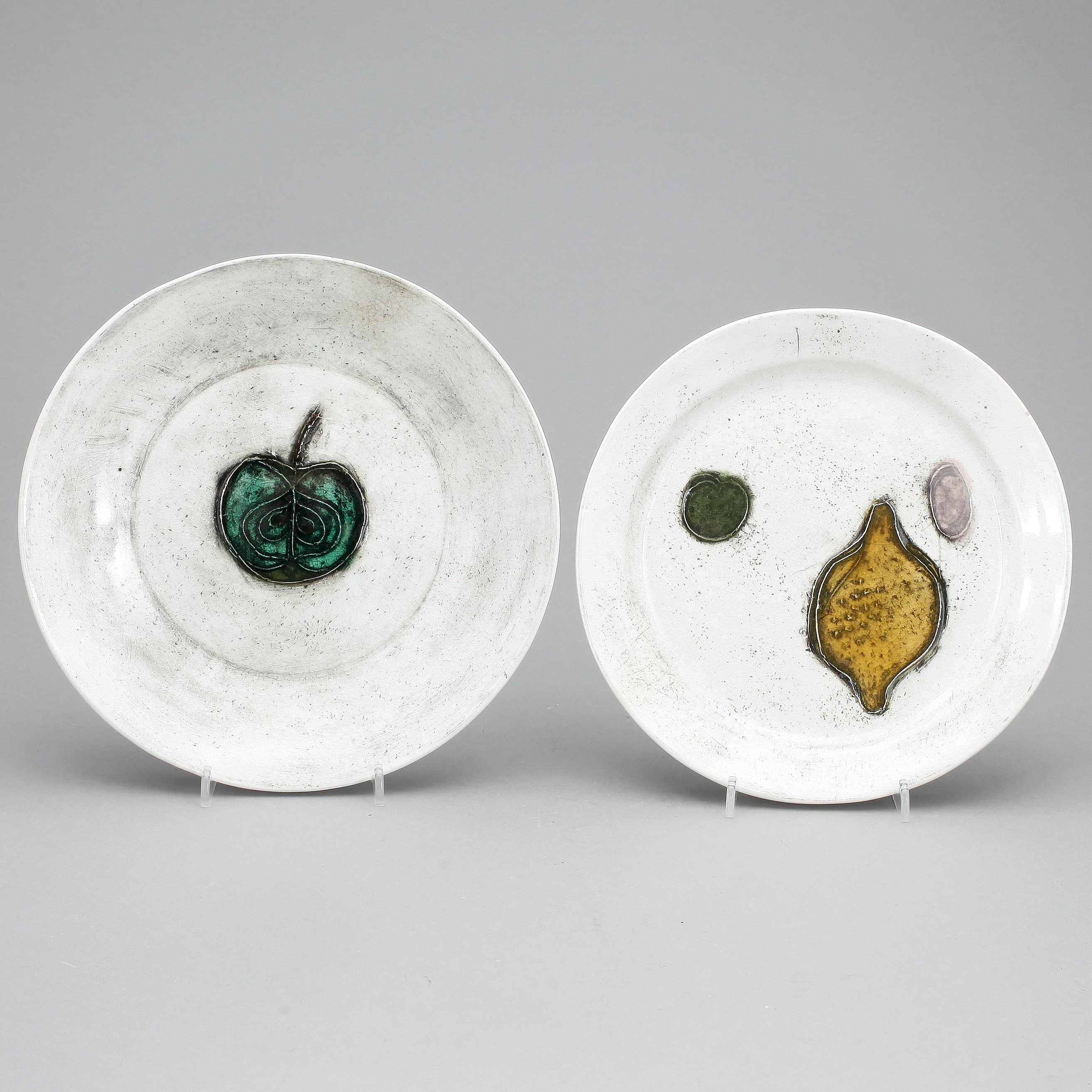 RUT BRYK, tallrikar, 2 st, keramik, signerad. - Bukowskis