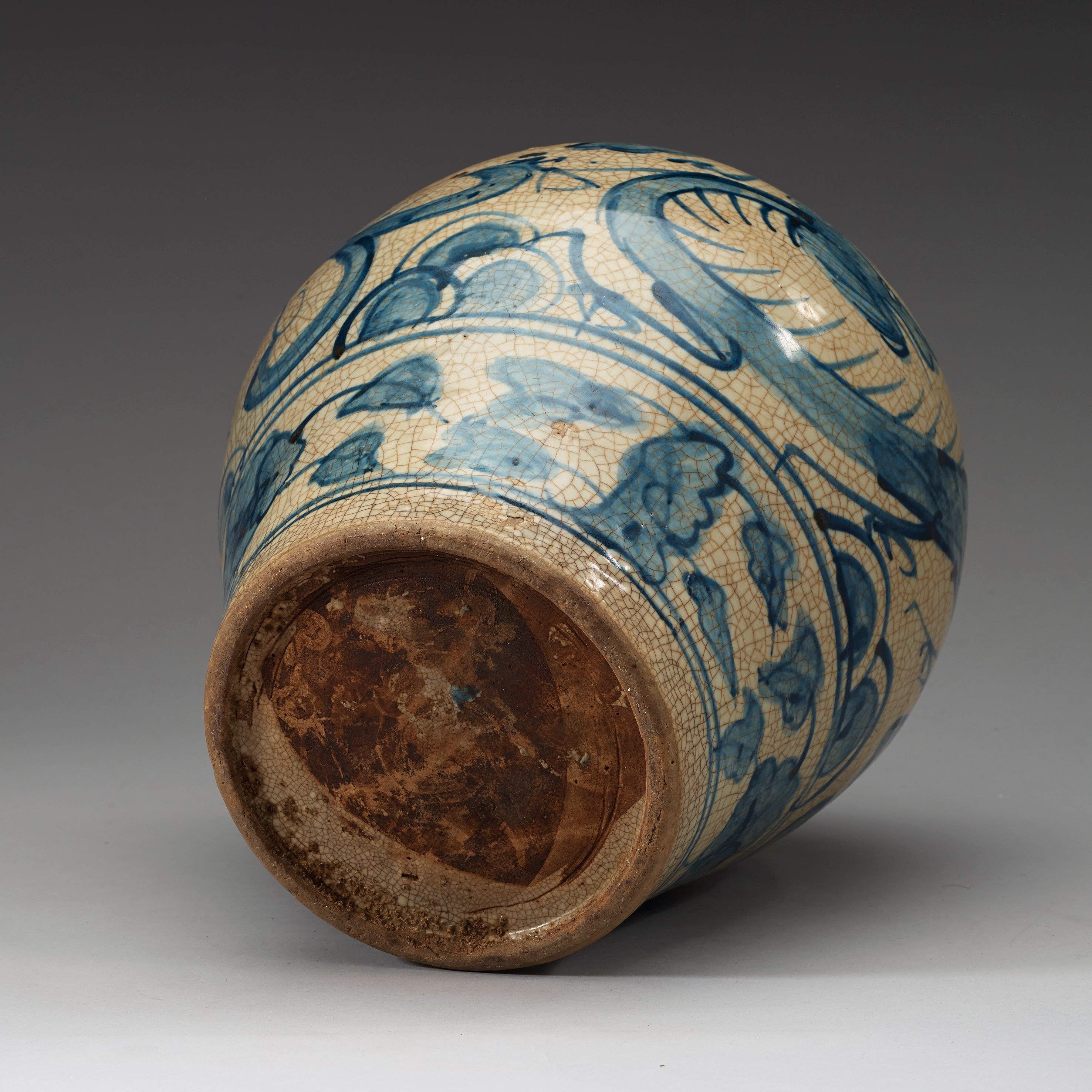 A blue and white jar, Ming dynasty (1368-1643). - Bukowskis