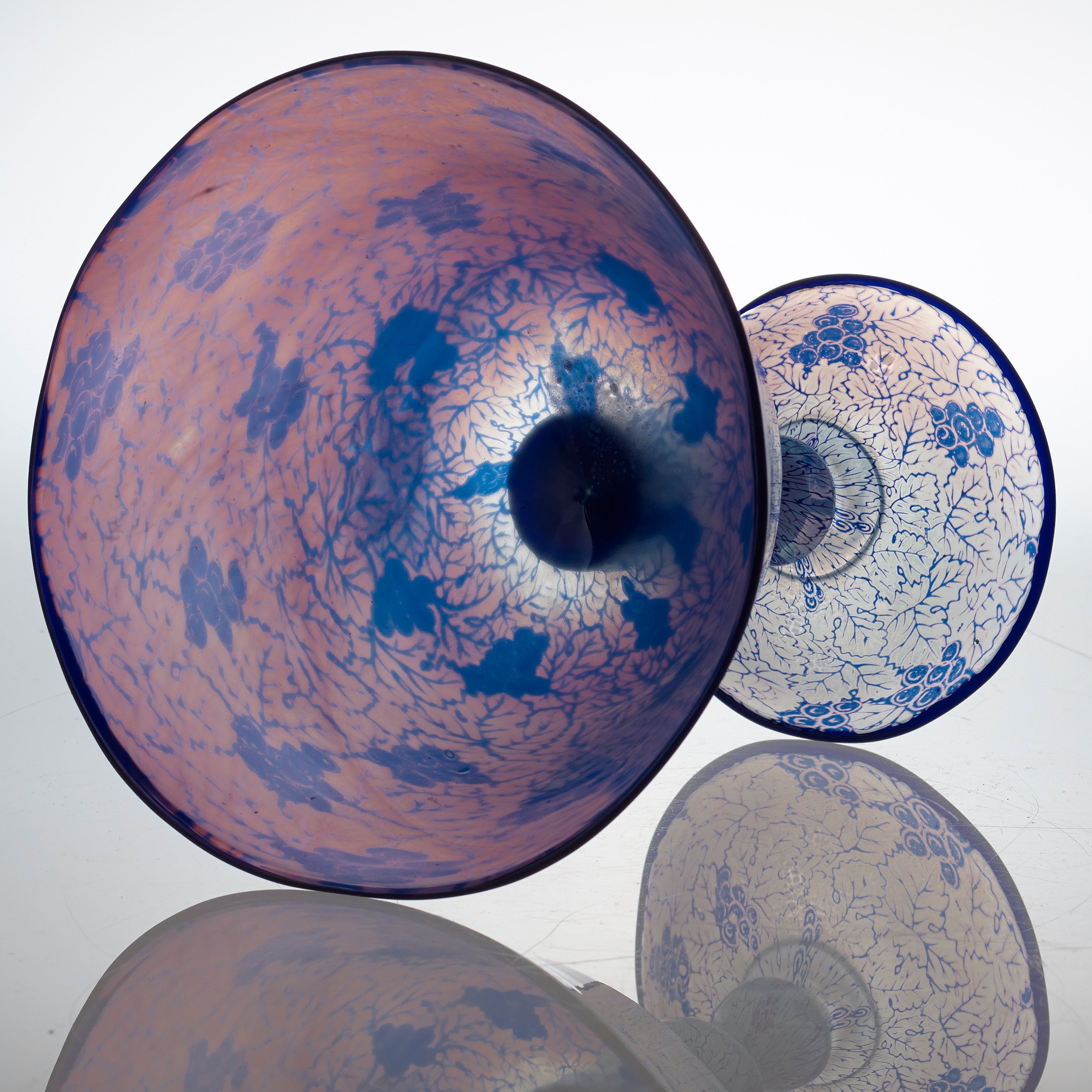 A Simon Gate graal footed glass bowl, Orrefors 1918. - Bukowskis