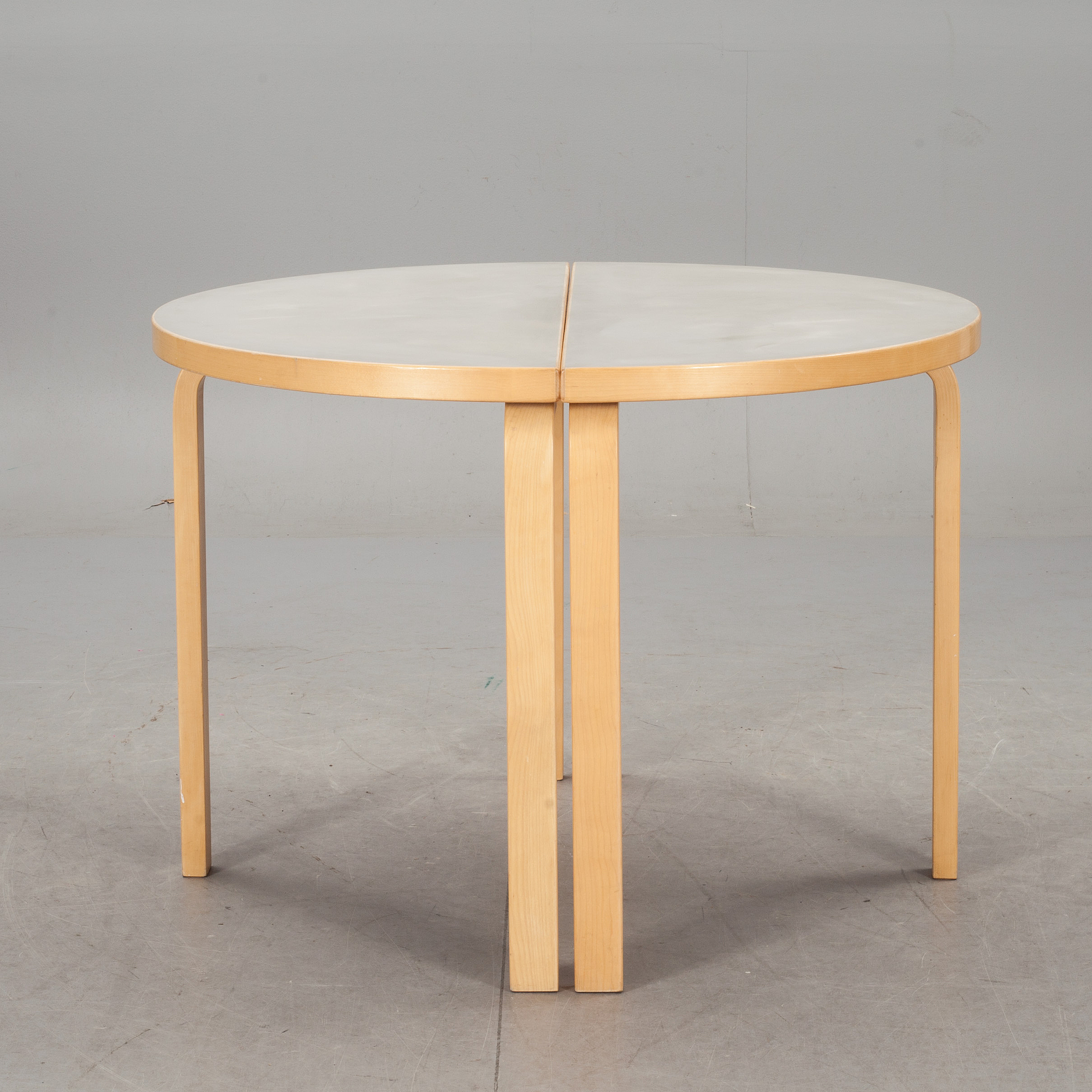 BORD, design Alvar Aalto, Artek. - Bukowskis