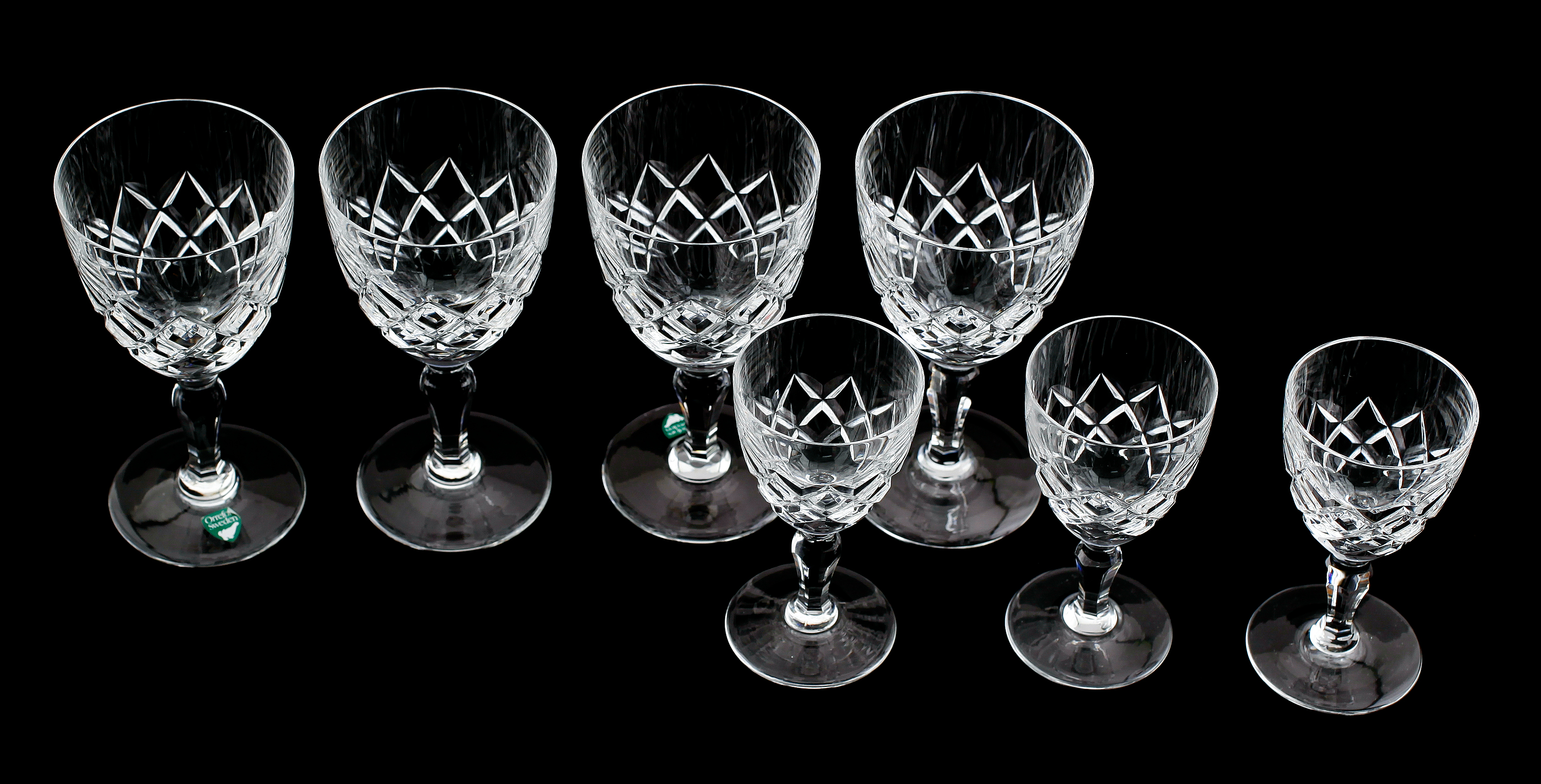 VINGLAS OCH STARKVINSGLAS, 17 st, "Karolina", Gunnar Cyrén, Orrefors ...