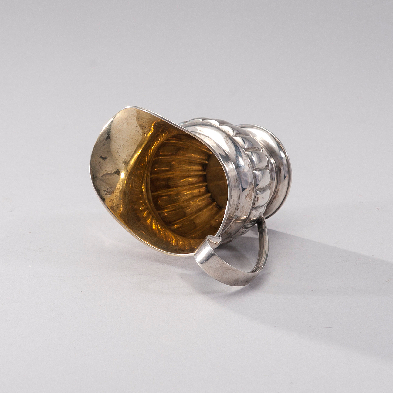 MJÖLKKANNA, silver, Johan Alfred Appelgren, Åbo 1899. Ca 116 g. - Bukowskis