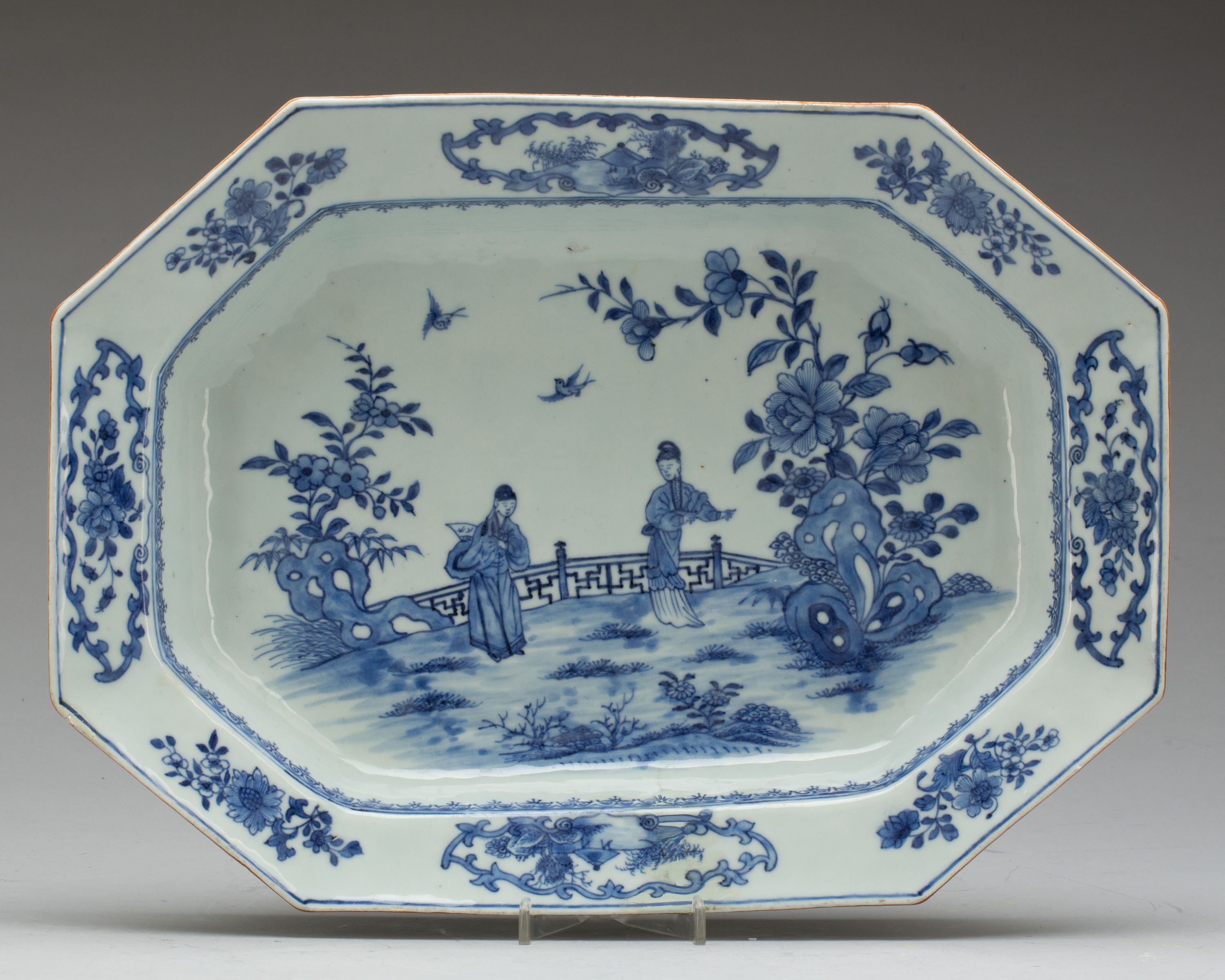 TERRINFAT, porslin, Kina, Qianlong (1736-95). - Bukowskis