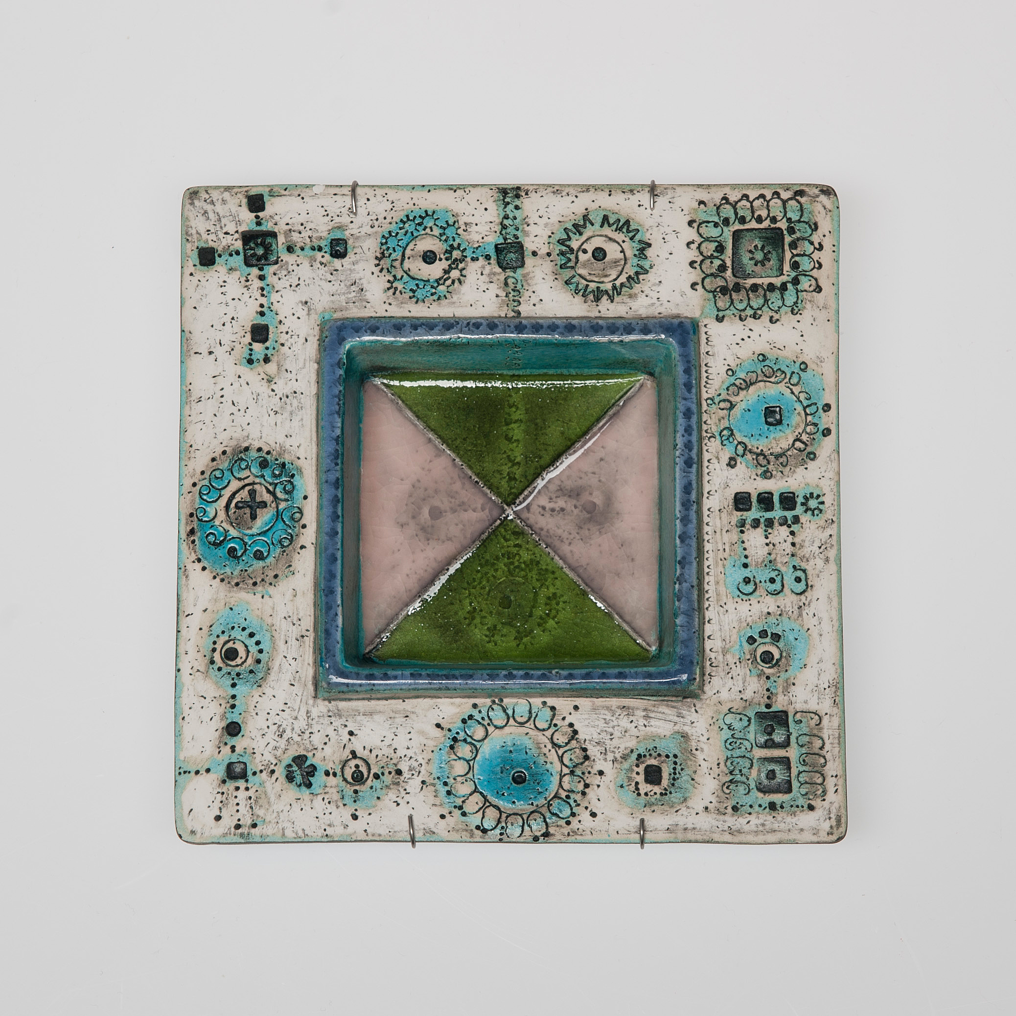 RUT BRYK, keramikrelief, signerad. - Bukowskis