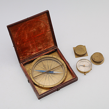 KOMPASSER, 3 st samt VATTENPASS, mässing, 1800-/1900-tal. - Bukowskis