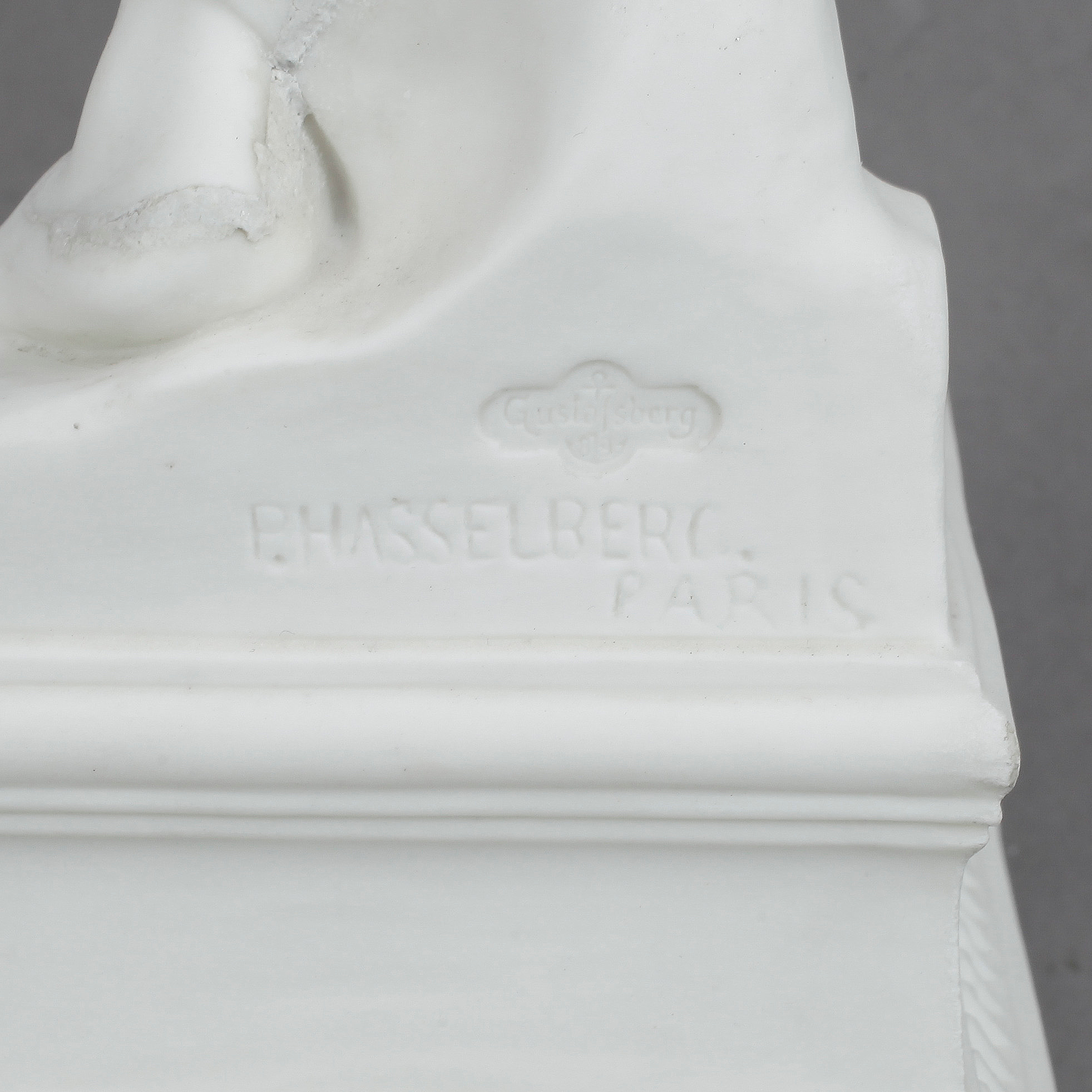 SKULPTUR, parian, efter Per Hasselberg, Gustavsberg. - Bukowskis