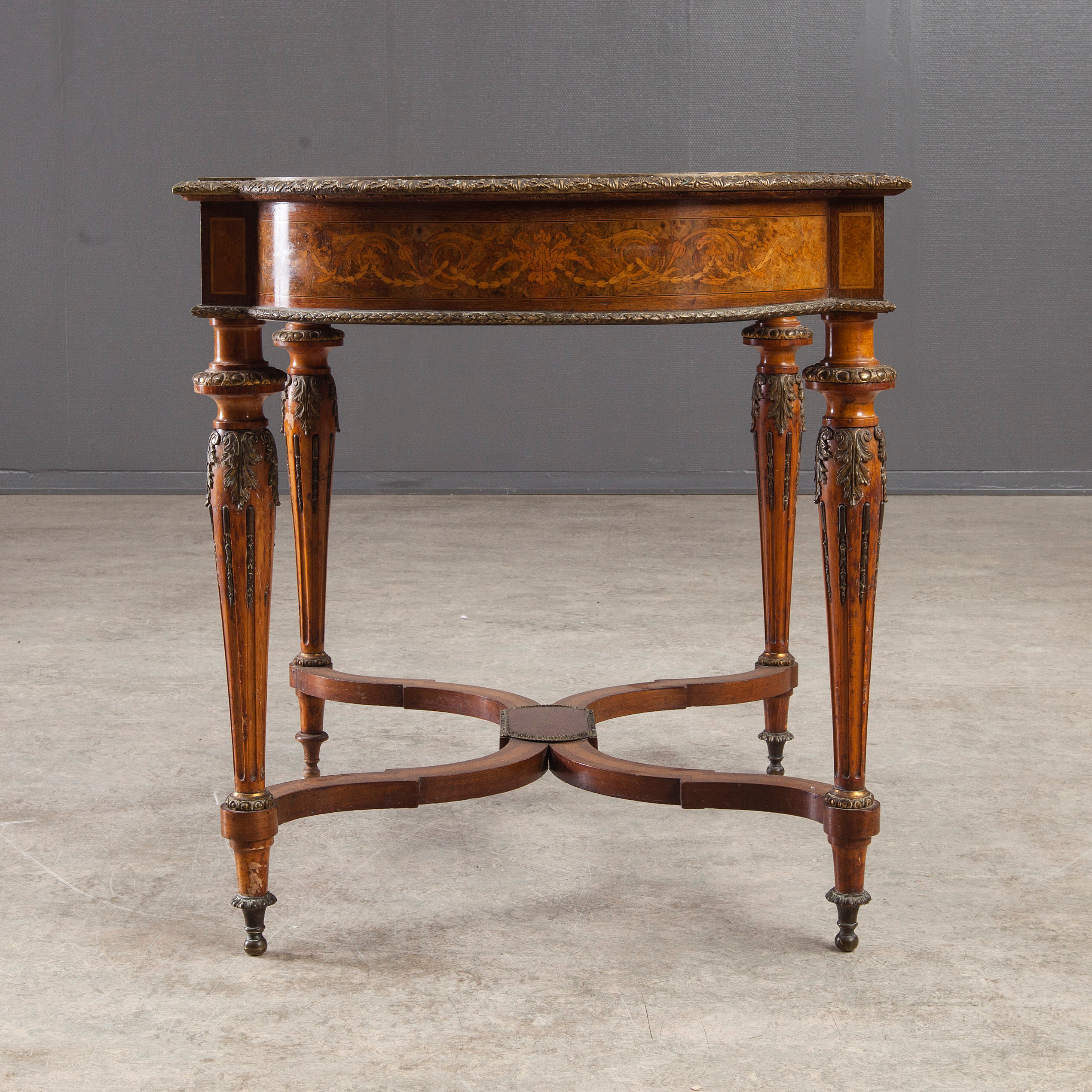 SALONGSBORD, Louis seize-stil. Frankrike 1800-talets andra hälft ...