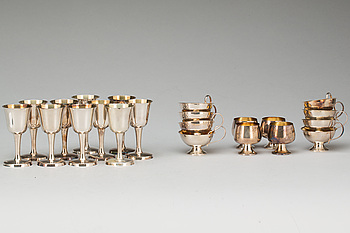 PUNSCHMUGGAR och SNAPSGLAS, 22 delar, silver, 1900-talets andra hälft ...