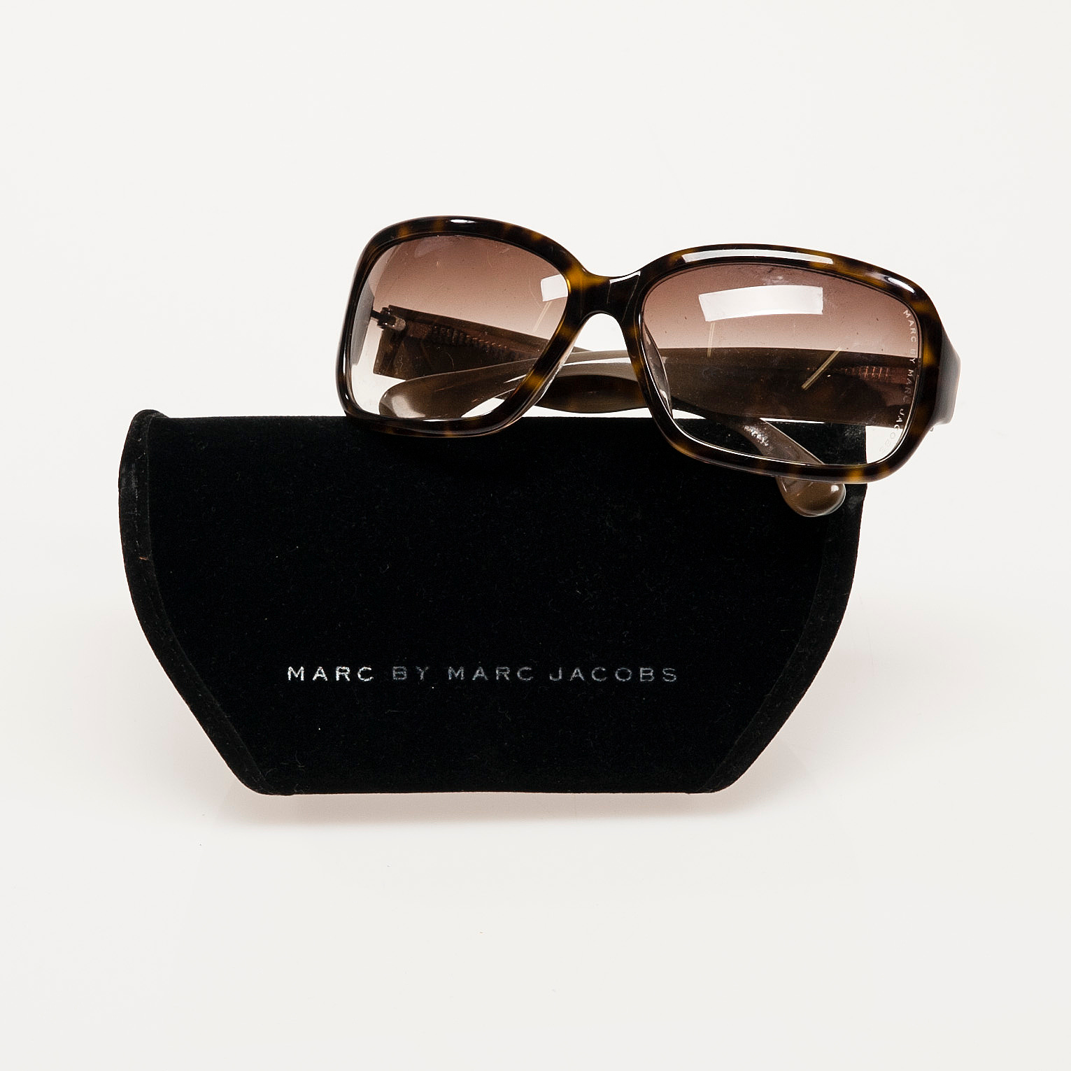 SOLGLASÖGON, Marc Jacobs. - Bukowskis