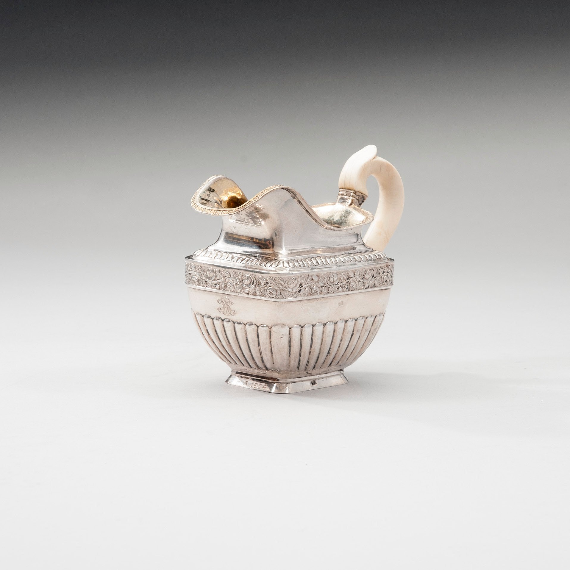 A RUSSIAN MILK JUG. - Bukowskis