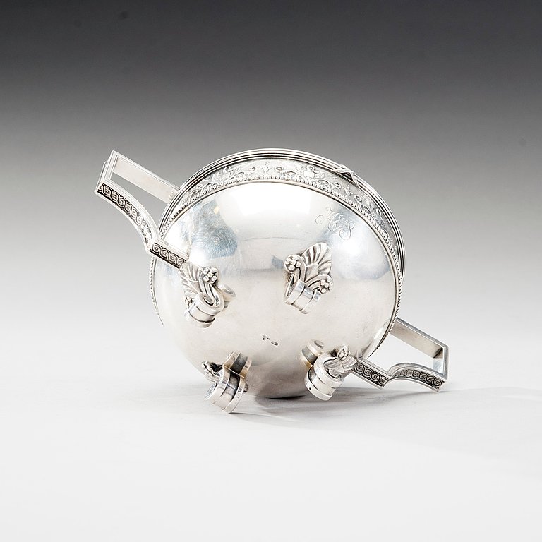 A FABERGÉ SILVER BOWL. - Bukowskis