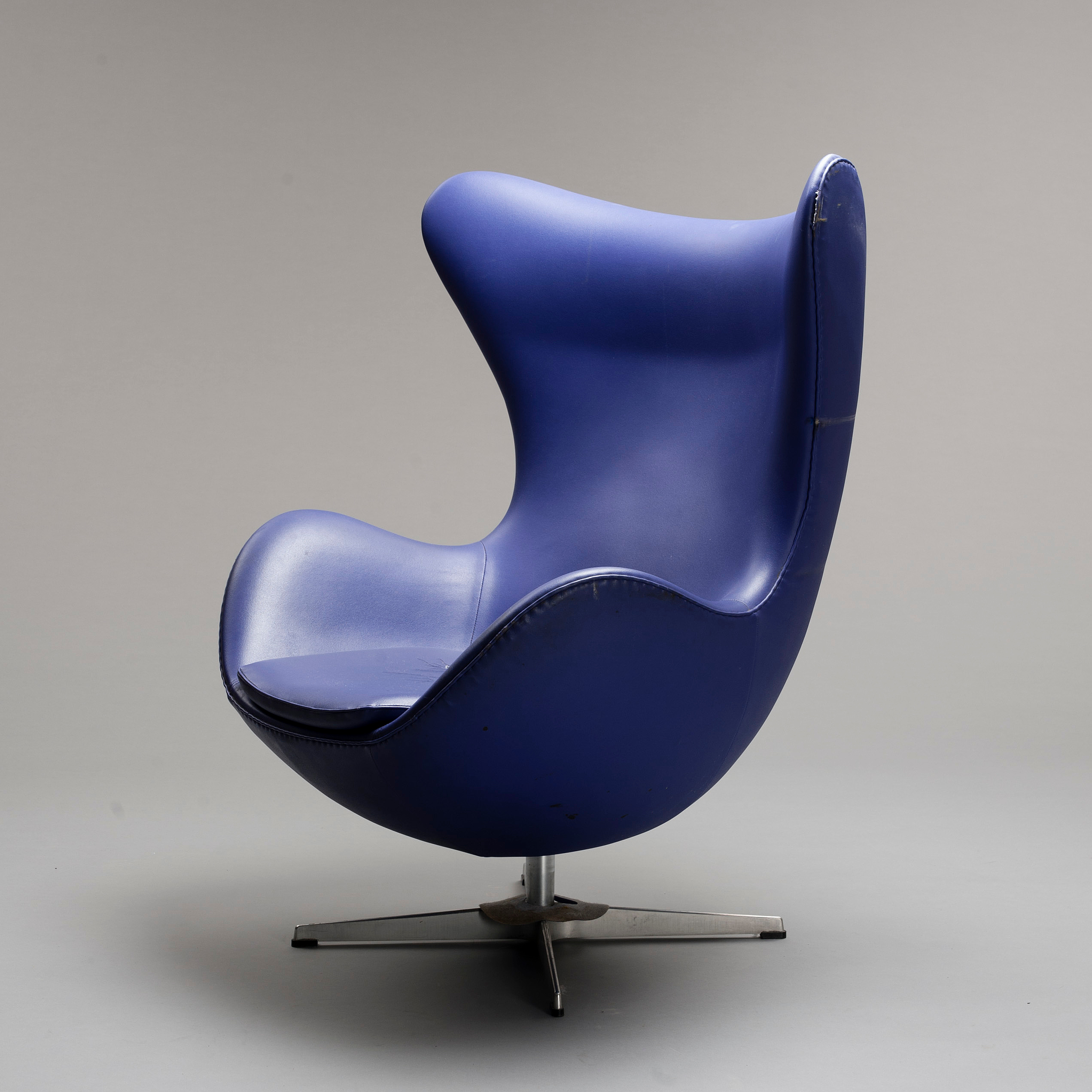 NOJATUOLI, "Ägget/ The Egg Chair", Arne Jacobsen, Fritz Hansen, Tanska ...
