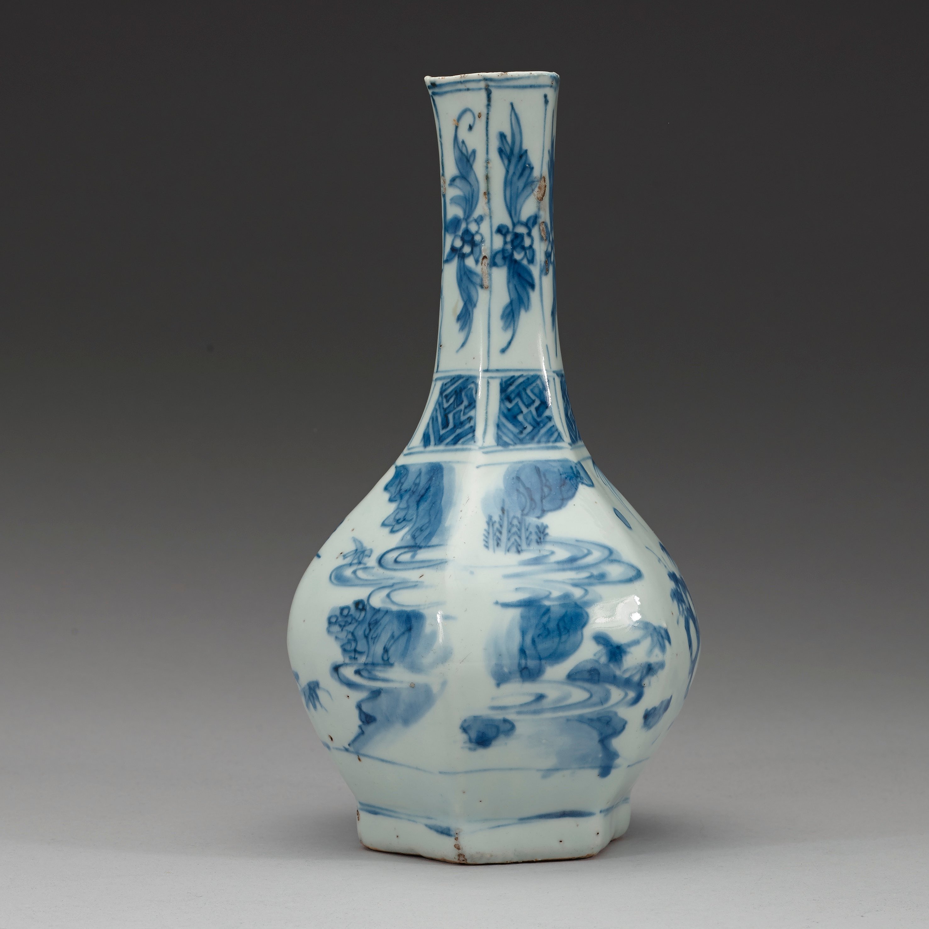 A blue and white bottle, Transition 17th century. - Bukowskis