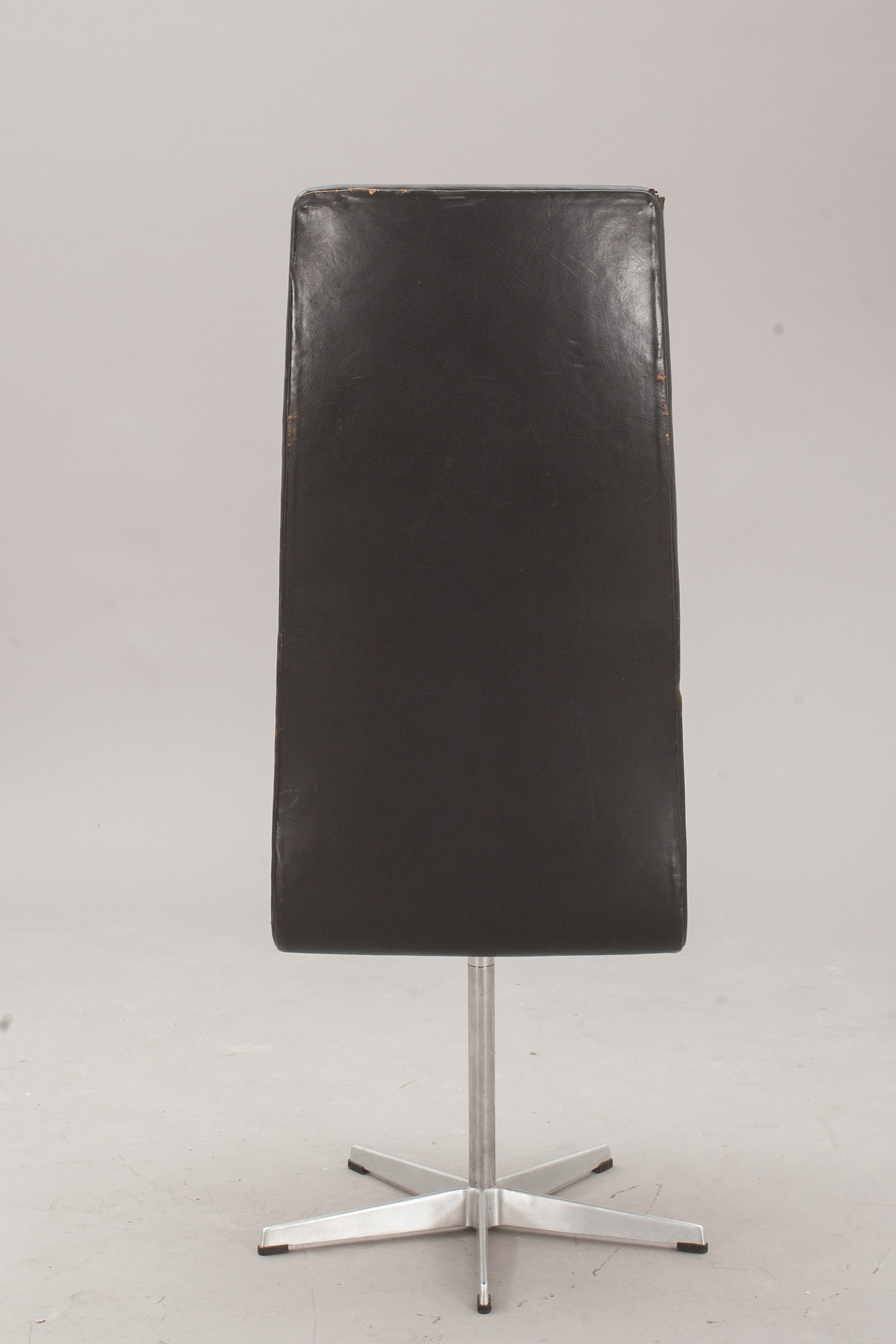 STOL, "Oxford", Arne Jacobsen, Fritz Hanzen, etikettmärkt. - Bukowskis