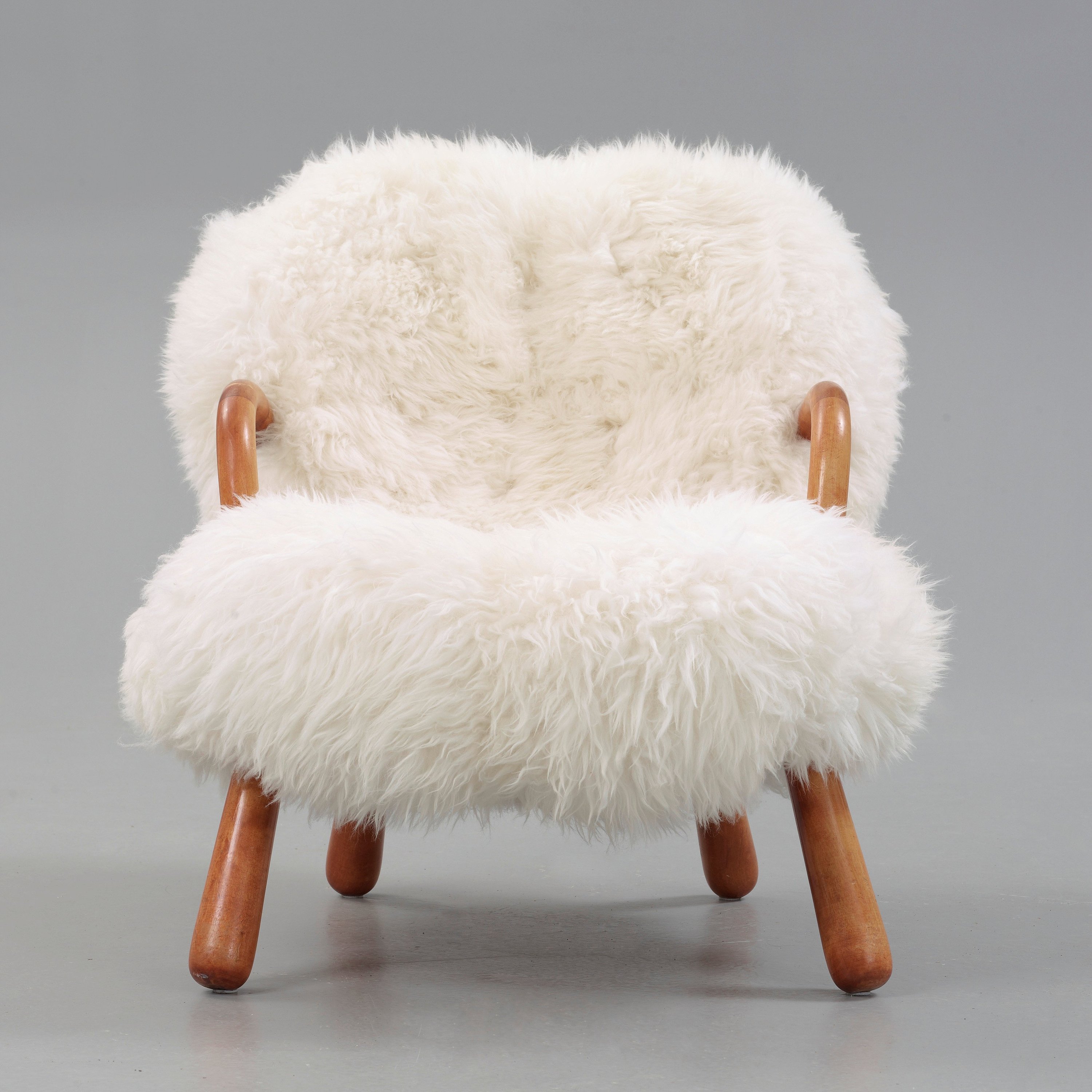 A 'Clam' easy chair attributed to Philip Arctander, 1940-50's. - Bukowskis