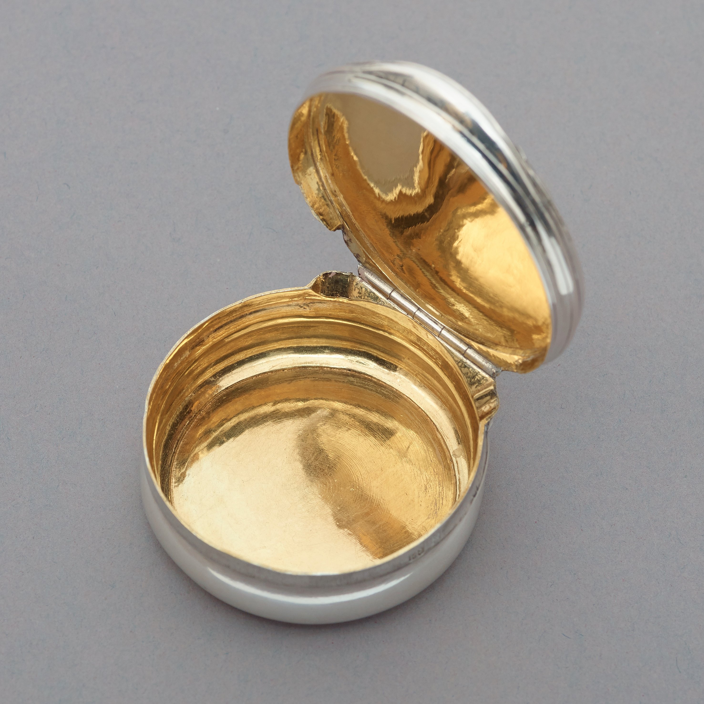 SNUSDOSA, av Peter Pihl, Västervik 1766. Rokoko. - Bukowskis