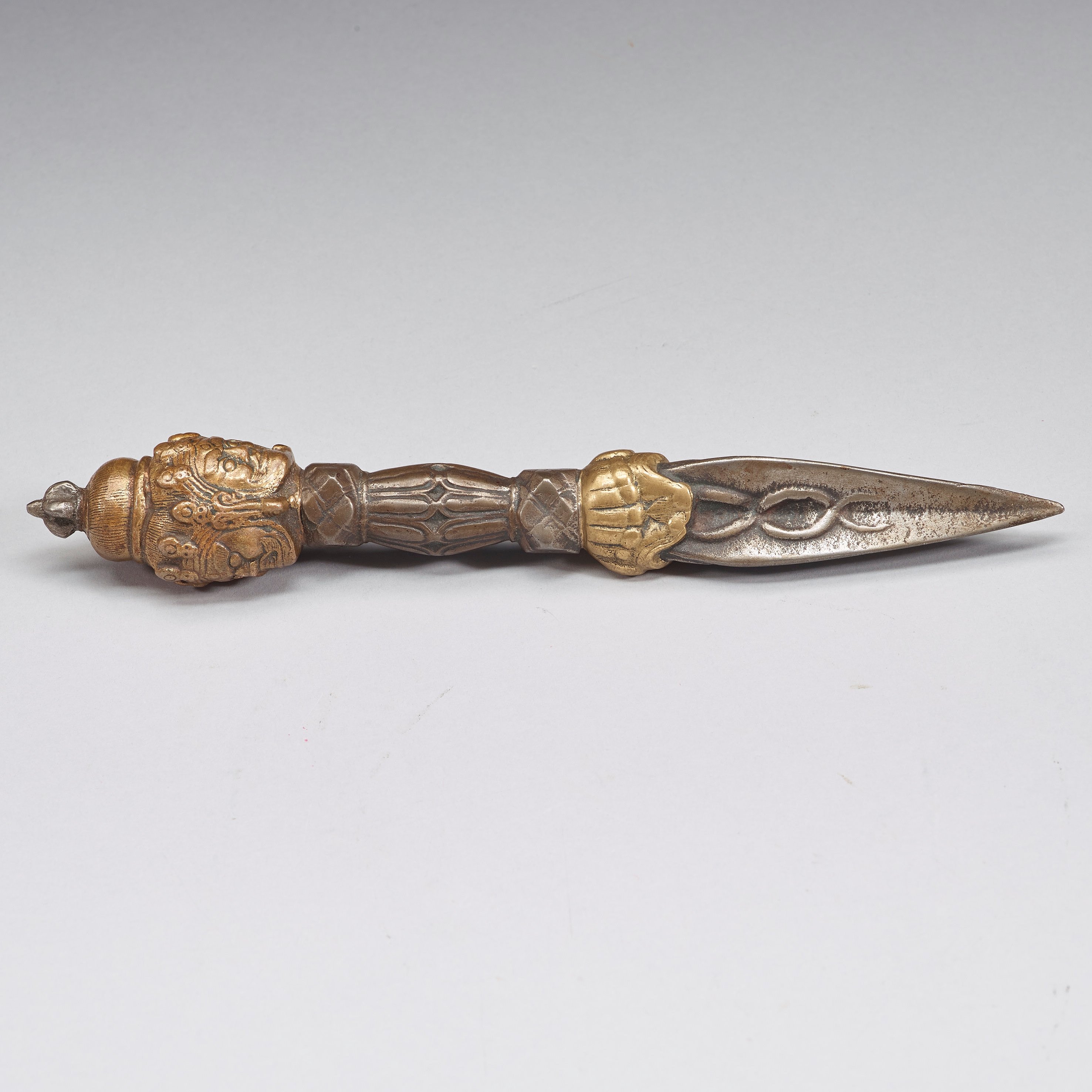 RITUELL DOLK (Phurpa), brons, Tibet, troligen 1700-tal. - Bukowskis