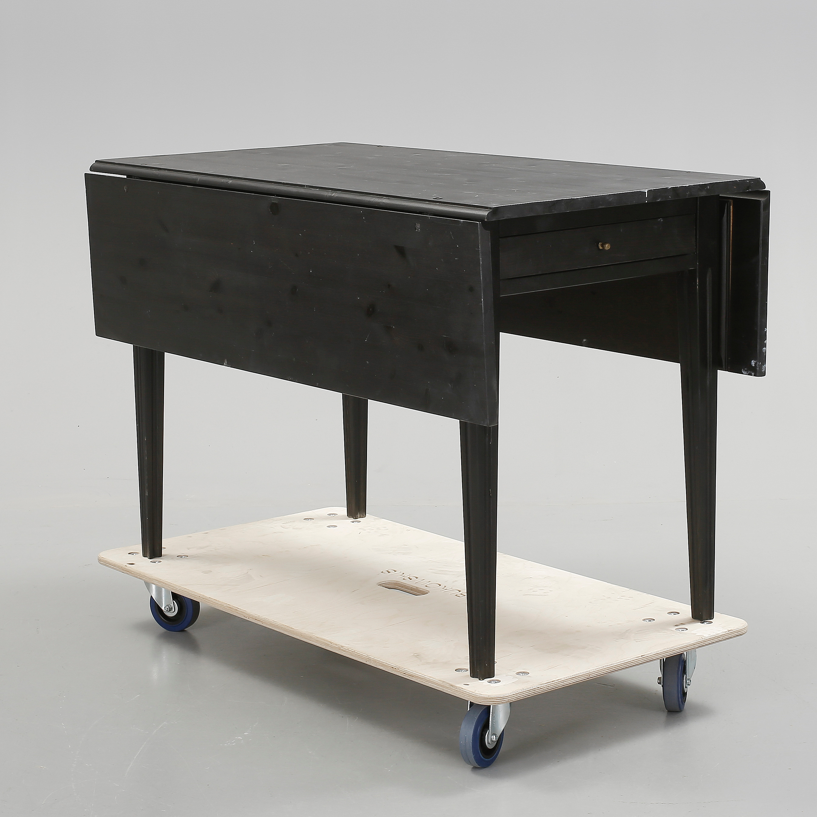 KLAFFBORD, Alunda, ur Ikeas 1700-talsserie, 1900-tal. - Bukowskis