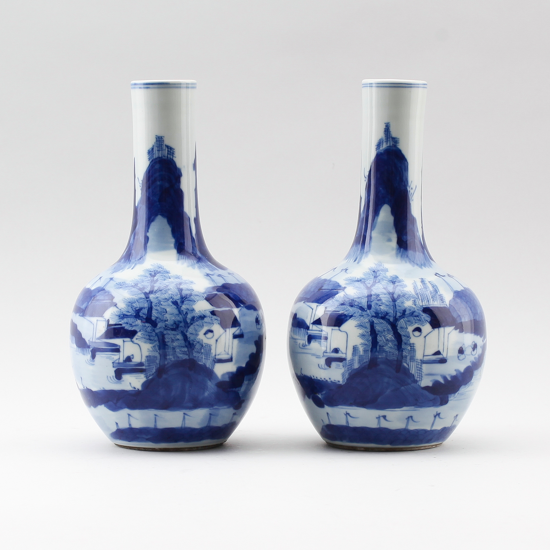 VASER, 1 par, porslin, ostindiska, 1900-tal. - Bukowskis