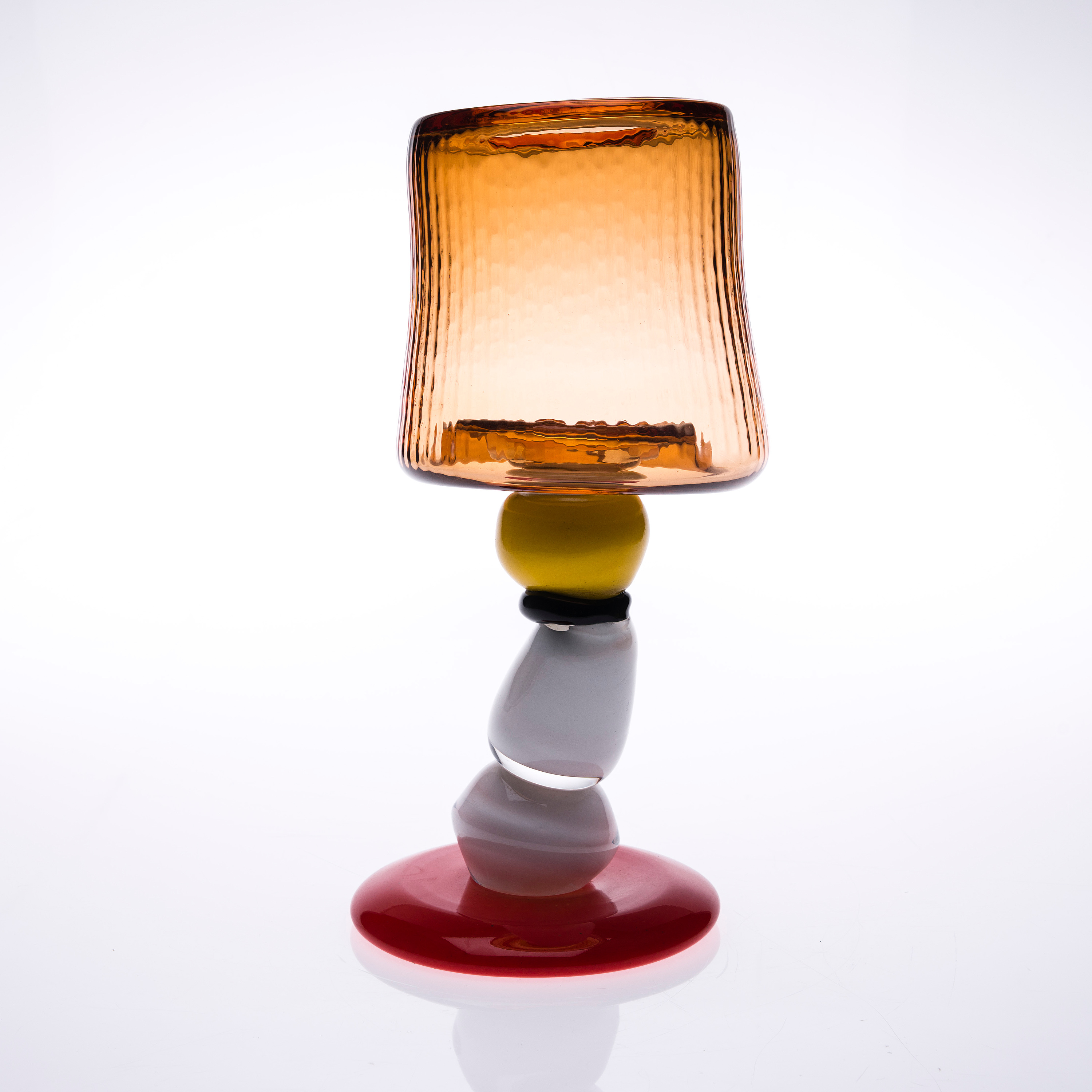 MAN YAU, GLASSKULPTUR. Stacks. Notsjö, 2011. - Bukowskis