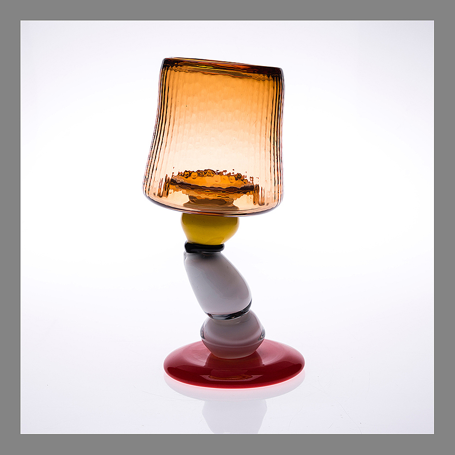 MAN YAU, GLASSKULPTUR. Stacks. Notsjö, 2011. - Bukowskis