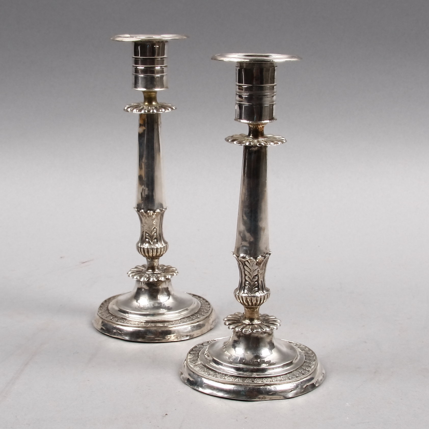 LJUSSTAKAR, ett par, silver, empire, Stockholm 1830. - Bukowskis